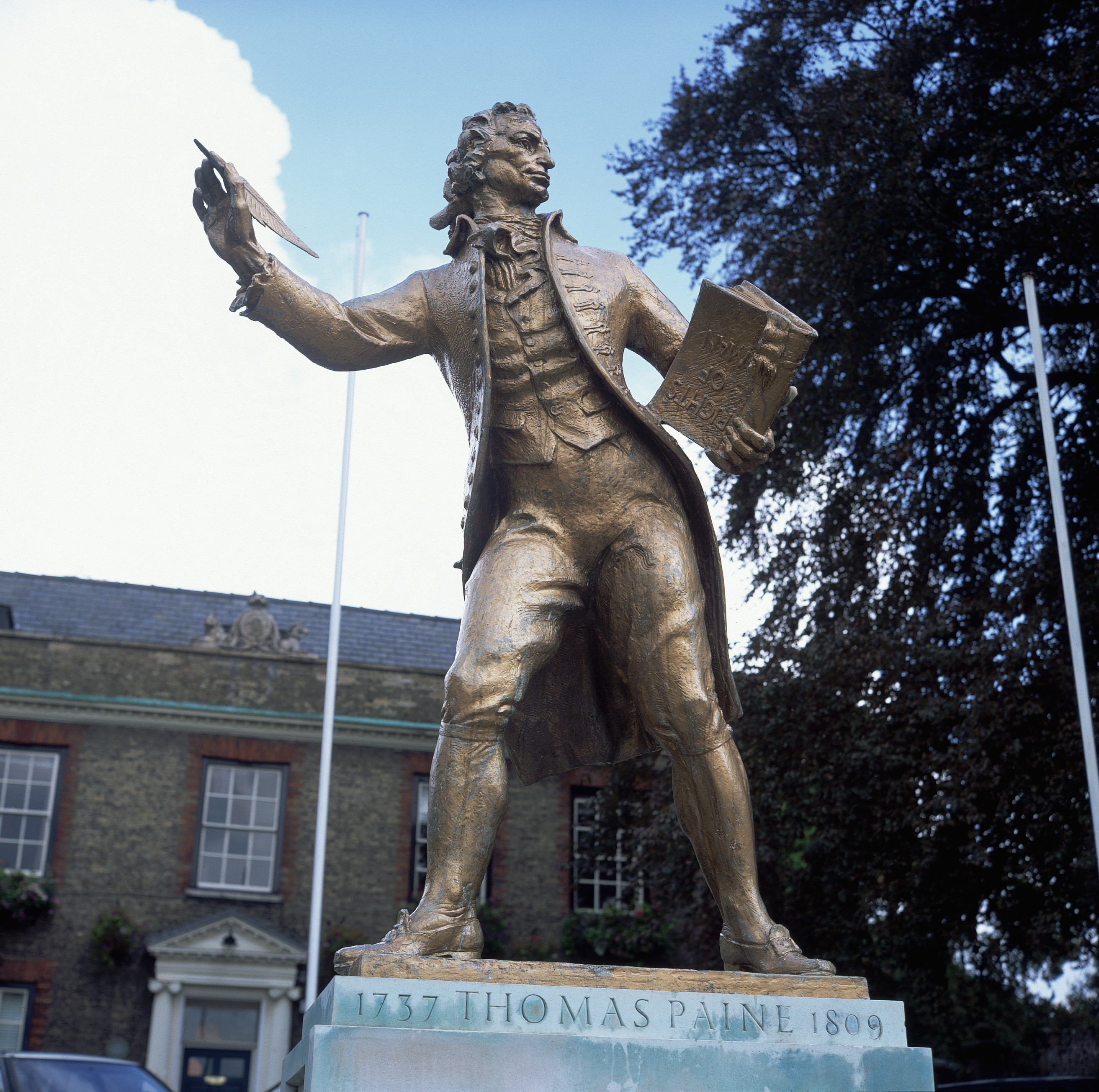 Estatua De Thomas Paine Statue Thomas Paine Royalty Free Images, Stock
