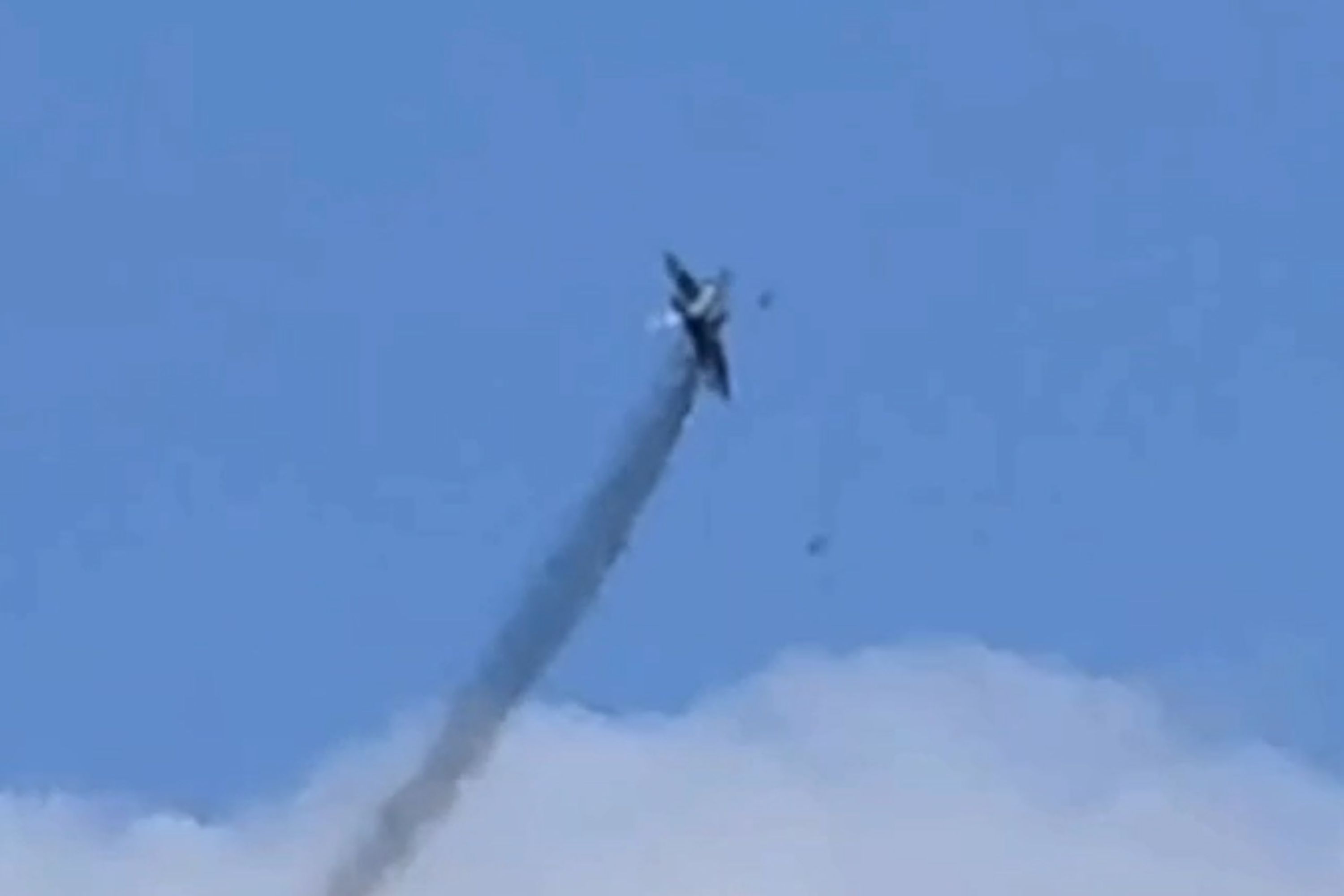 Video Shows Ukrainian Jet's 'Pop-Up' Maneuver to Drop Glide Bombs on ...