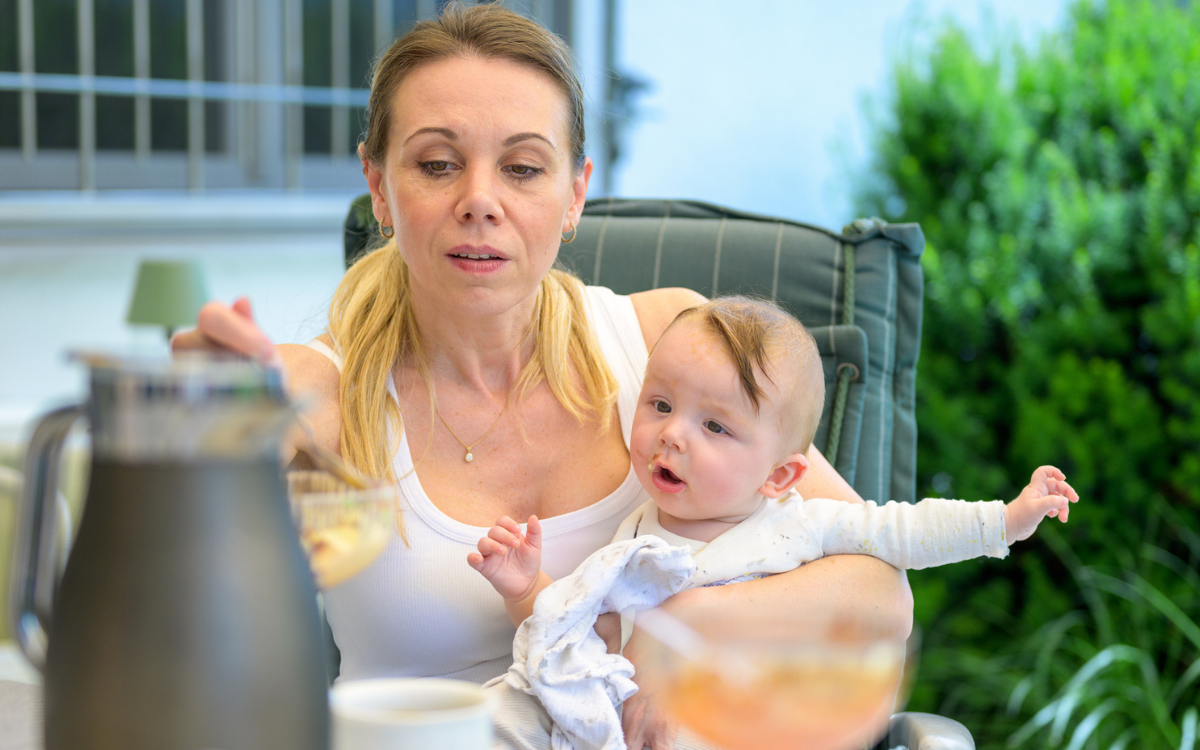 Woman Threatening To Call the CPS Over Husband's 'Affair Baby' Cheered - Newsweek