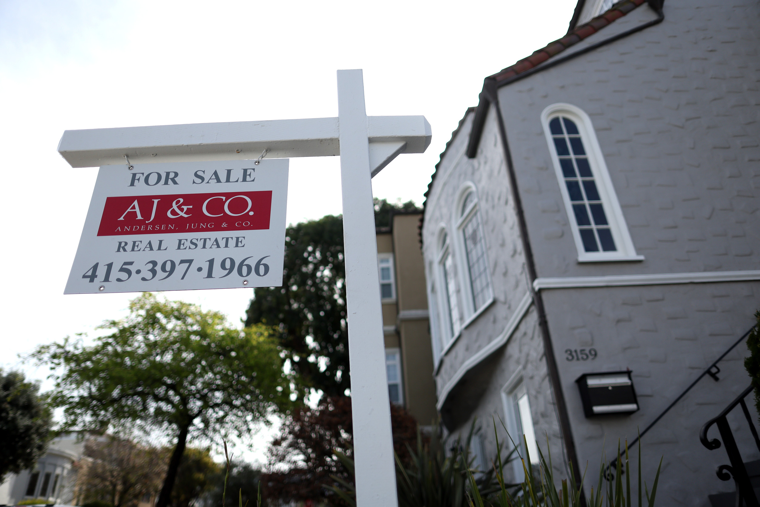 Suzanne Blake - Journalist Profile - Intelligent Relations