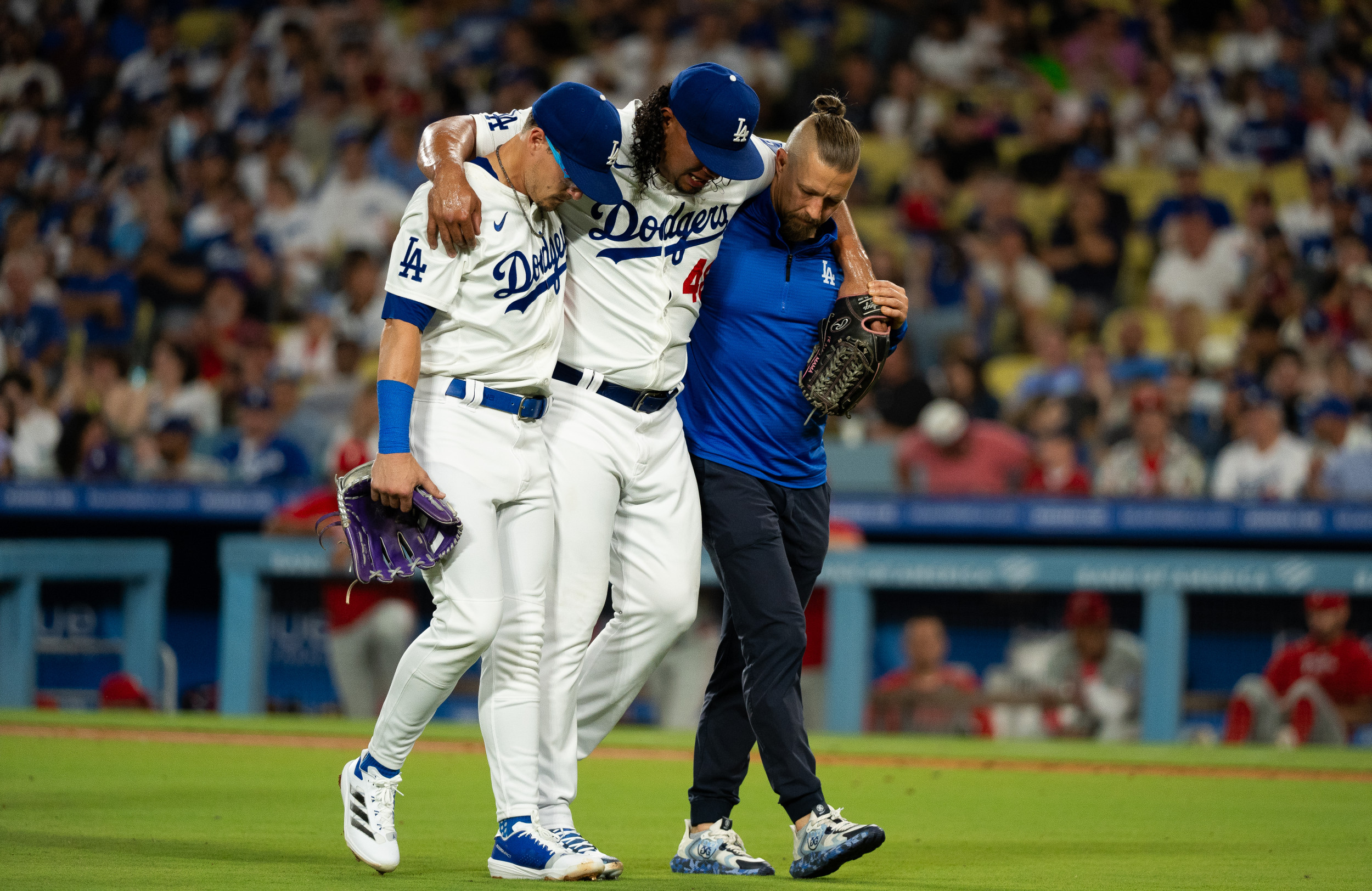 Dodgers Pitcher Suffers Possible Season-Ending Injury Eight Pitches ...