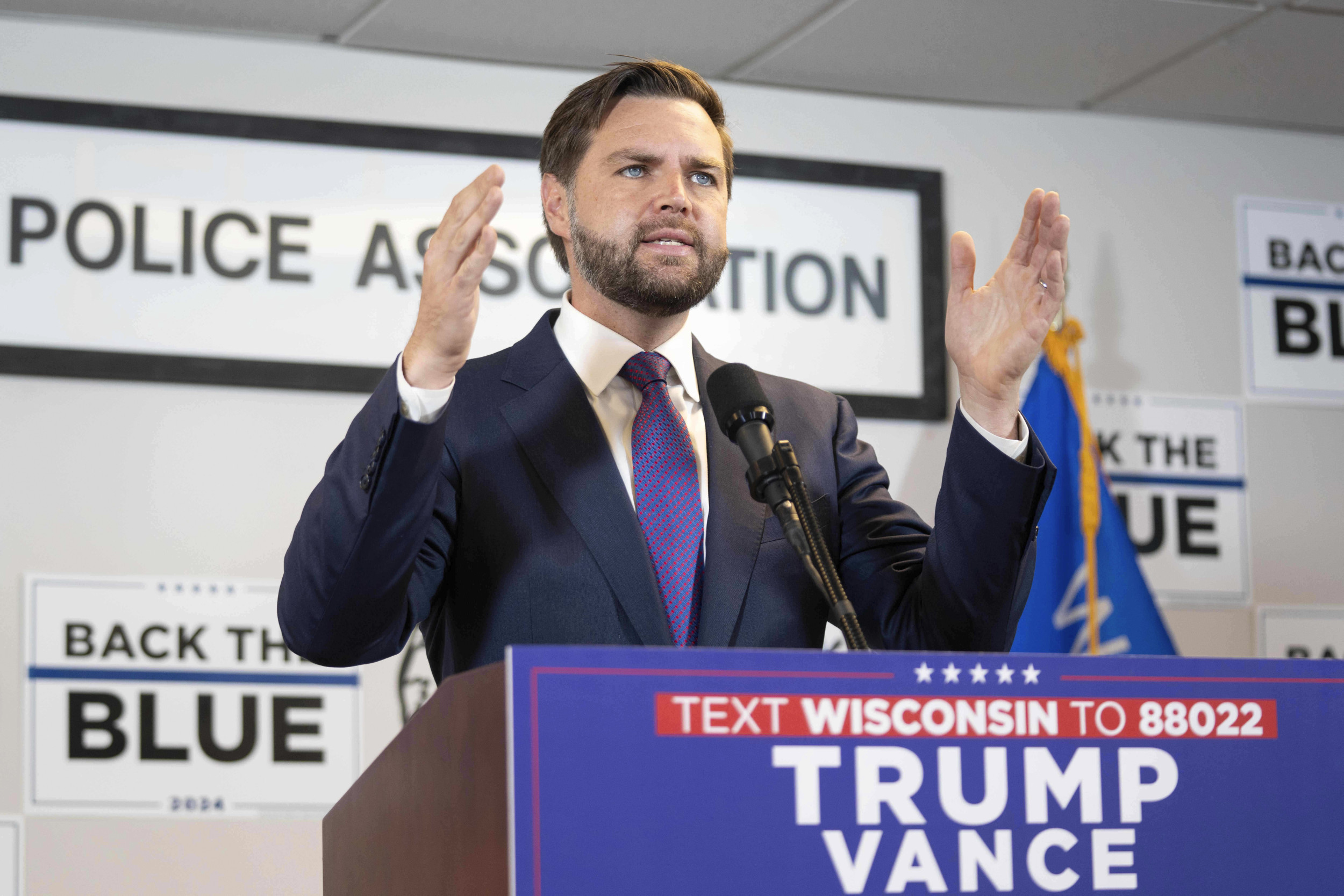 JD Vance Plane 'Emergency': What We Know - Newsweek