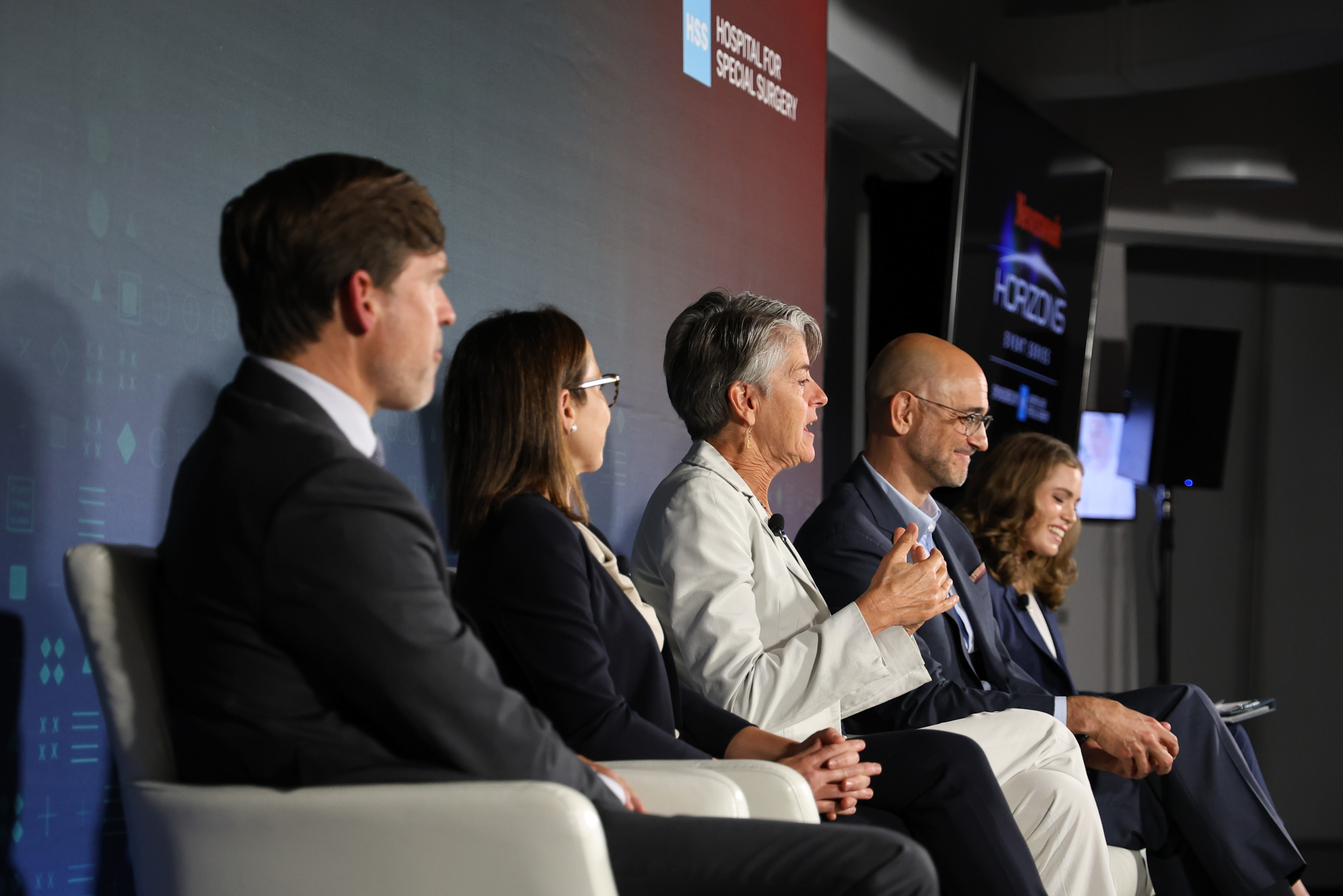 Physicians Must Integrate AI Tech With 'Fibers of Humanity,' Doctor ...