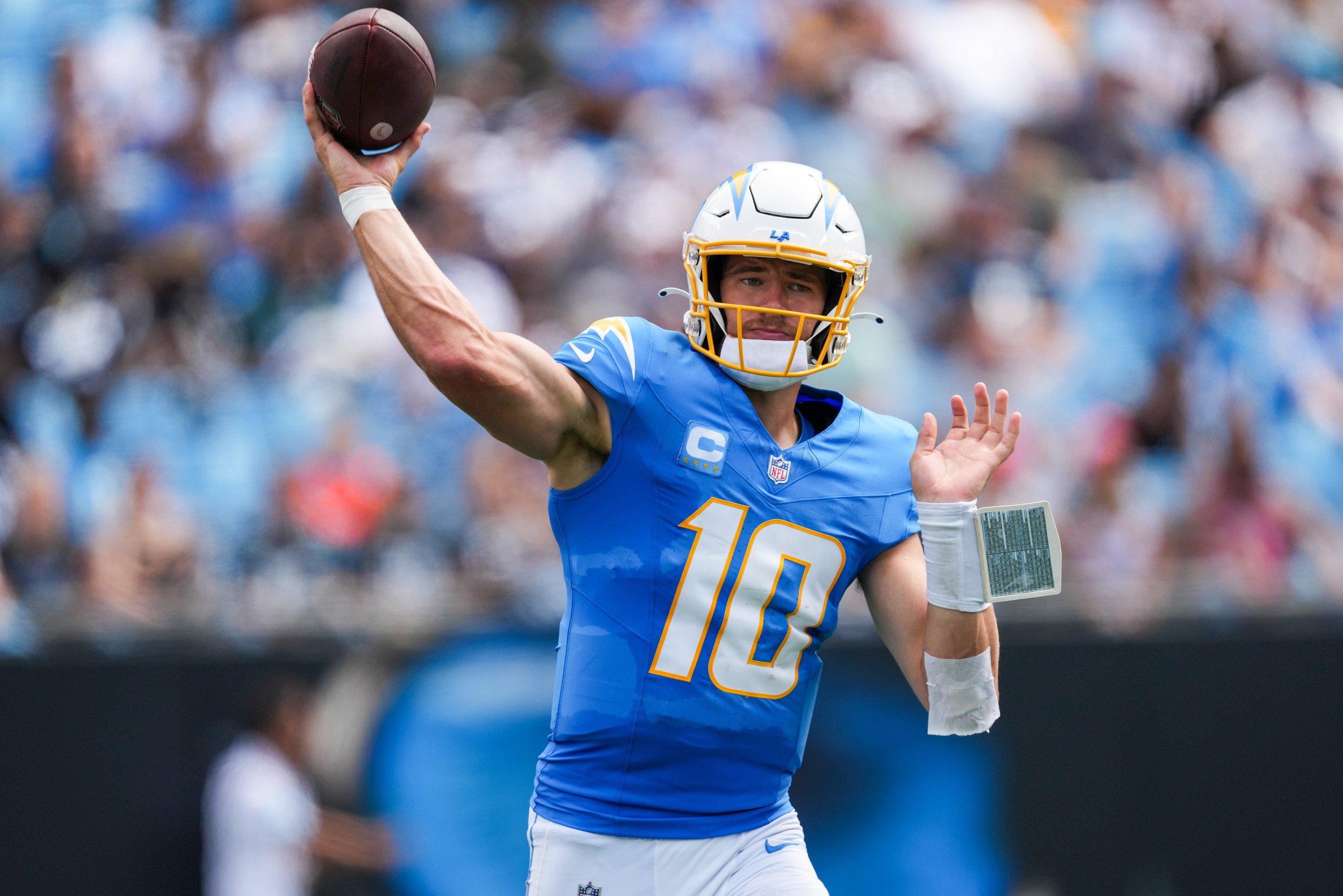 Chargers QB Justin Herbert is Attempting to Play Through Significant ...