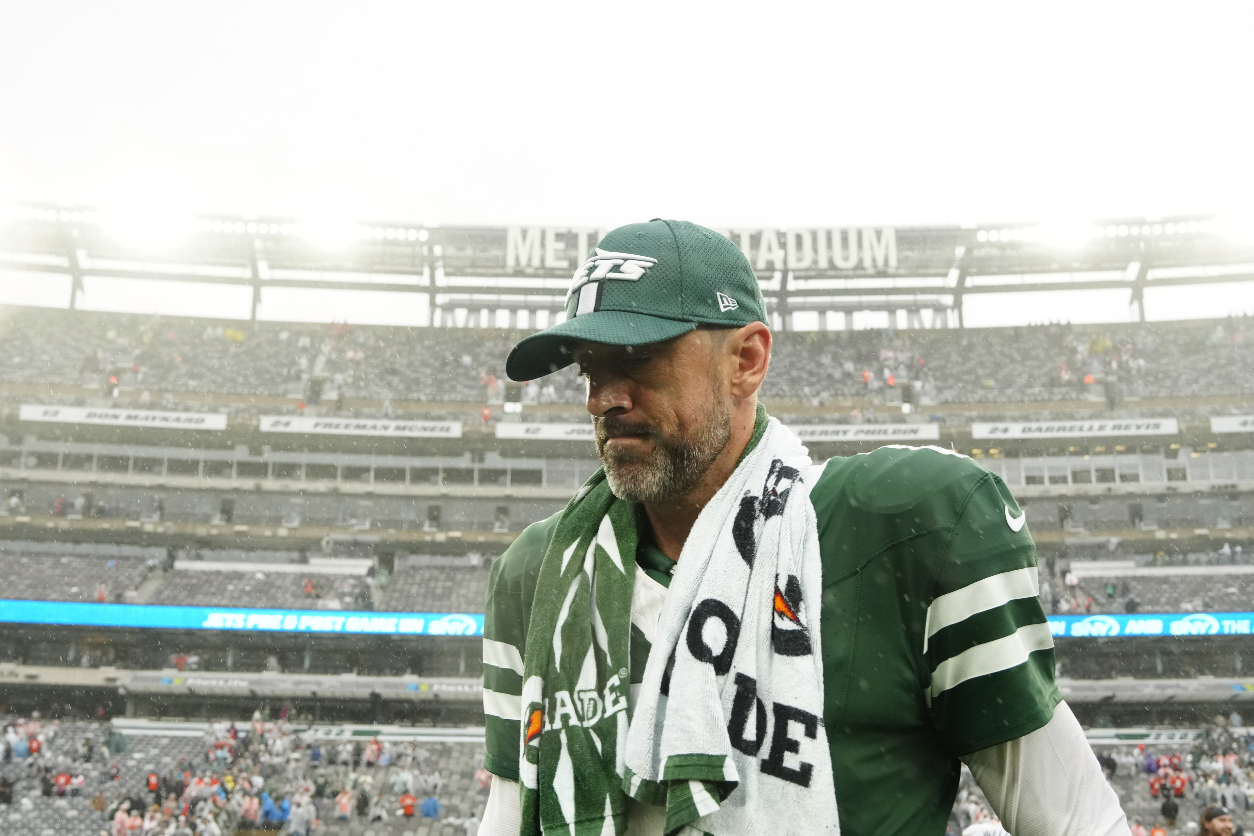 Jets News: Aaron Rodgers Dealing With Injury After Loss to Vikings ...