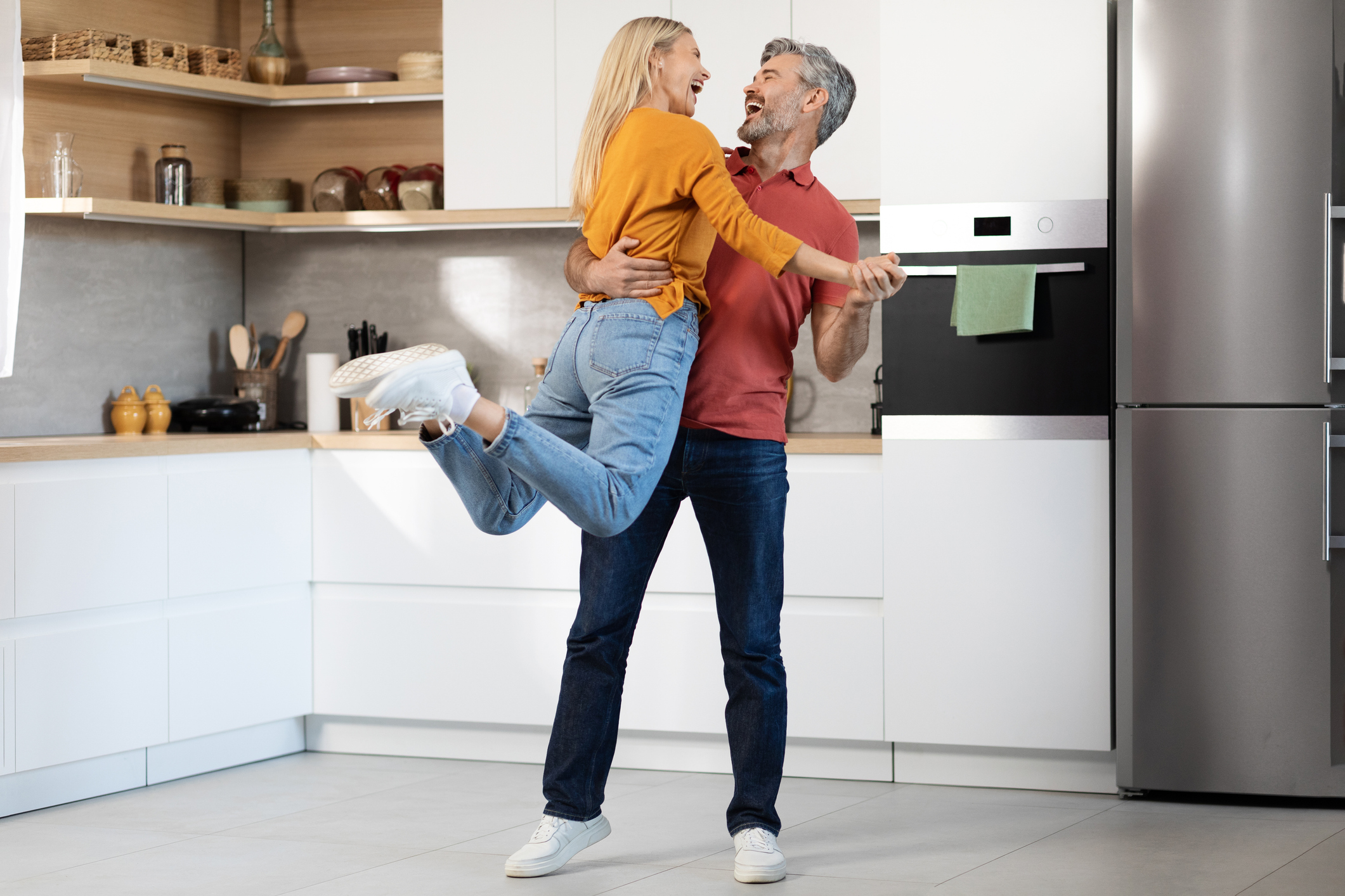 Couple Pull Off Iconic 'Dirty Dancing' Move, but Their Cat Steals the ...
