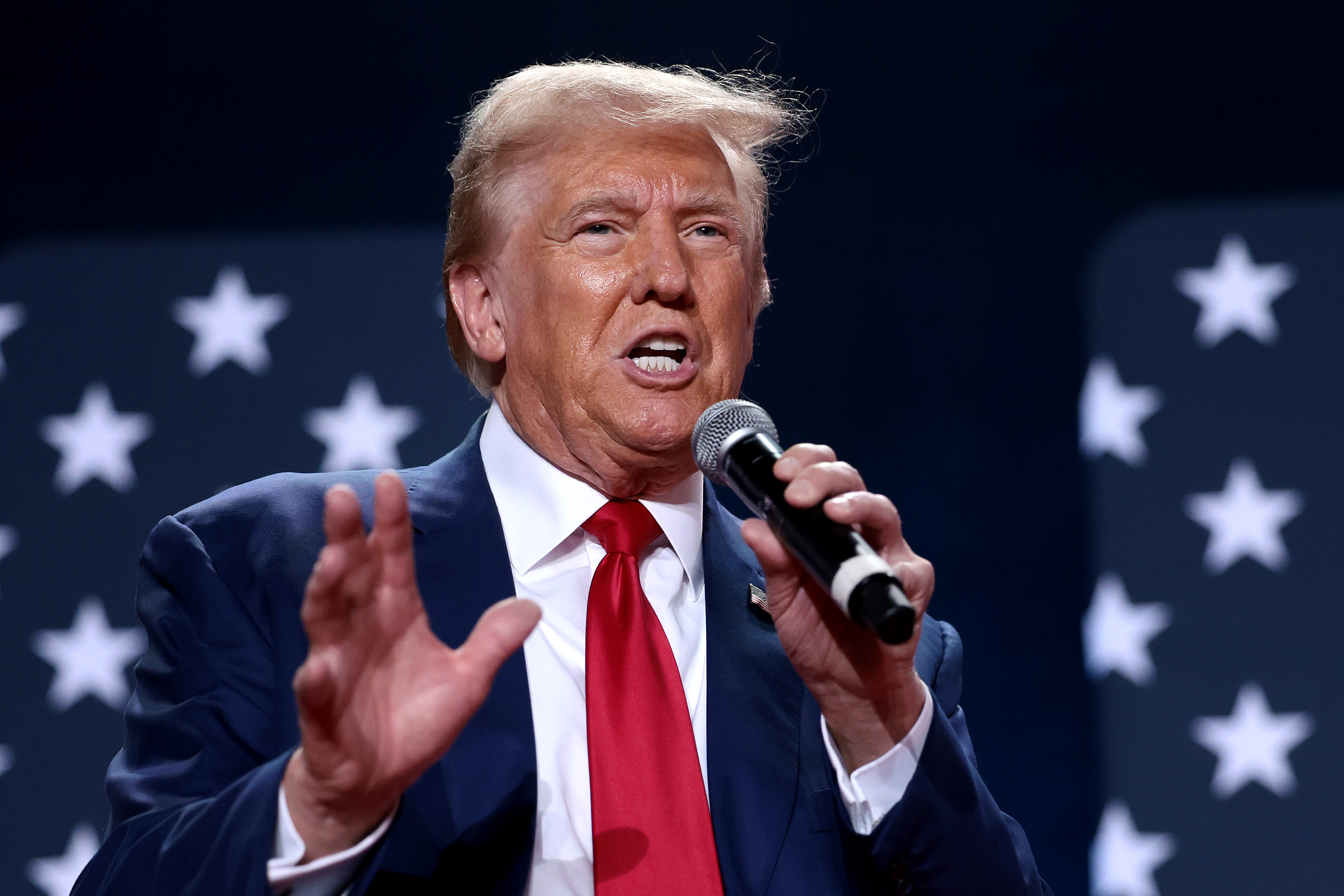 Trump's Campaign Sees Drastic Drop in Small-Dollar Donor Contributions ...
