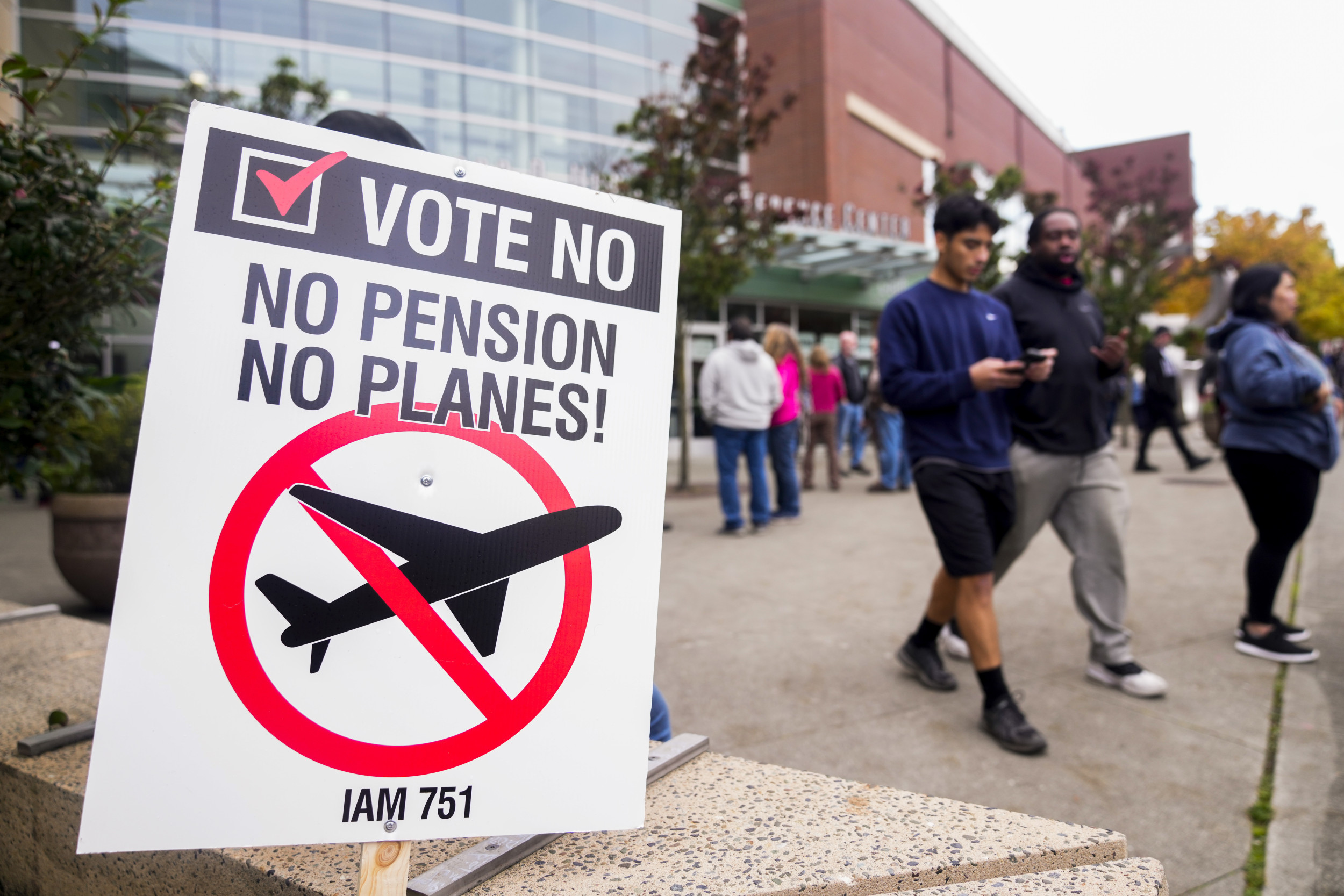Boeing Machinists Vote Could End 7-Week Strike - Newsweek Boeing Machinists Vote Could End 7-Week Strike - Newsweek