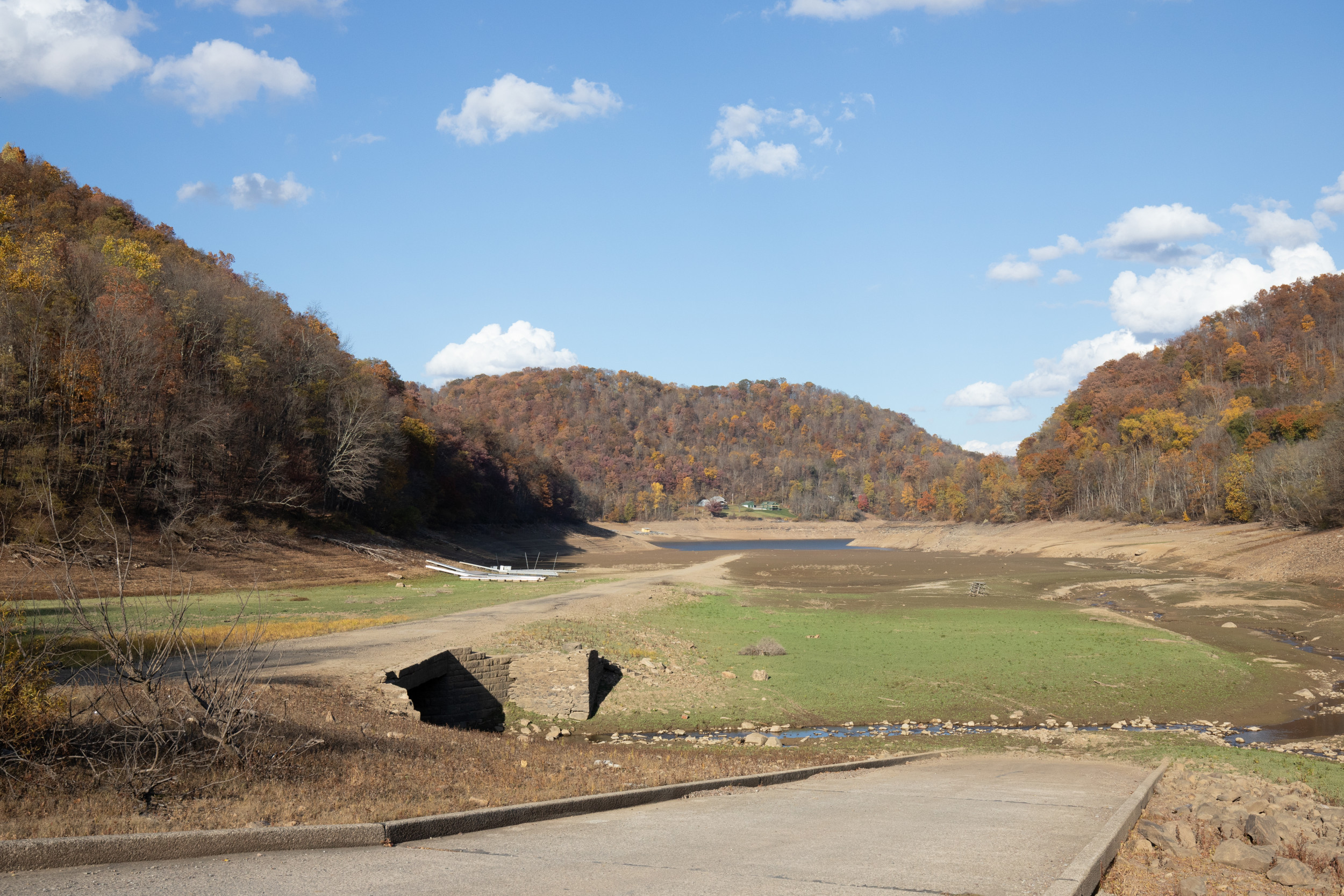 Historic bridge and town reappear in Pennsylvania lake as drought lowers water levels | News ...