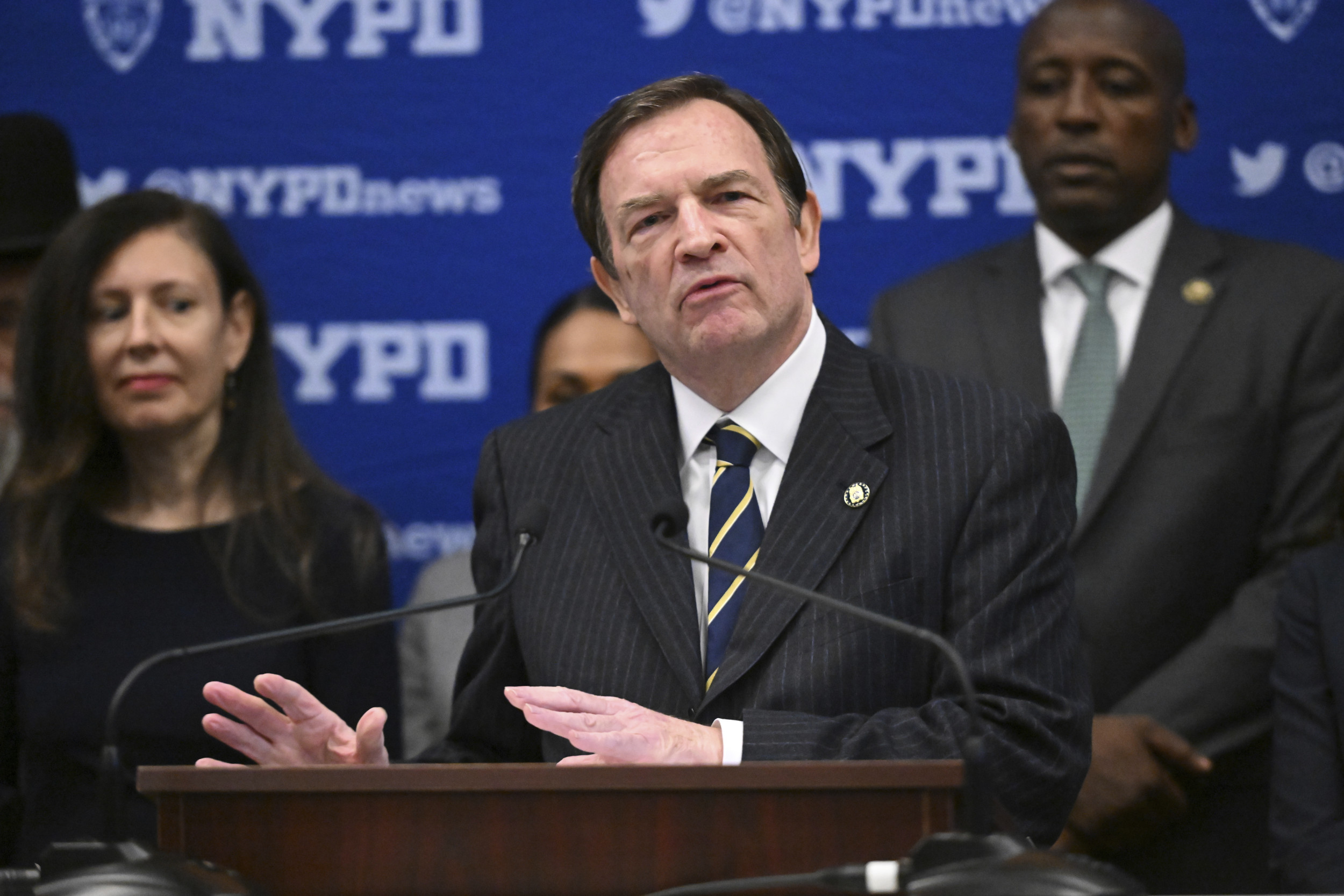 New York Crime Report Shows Murder and Rapes Rise - Newsweek