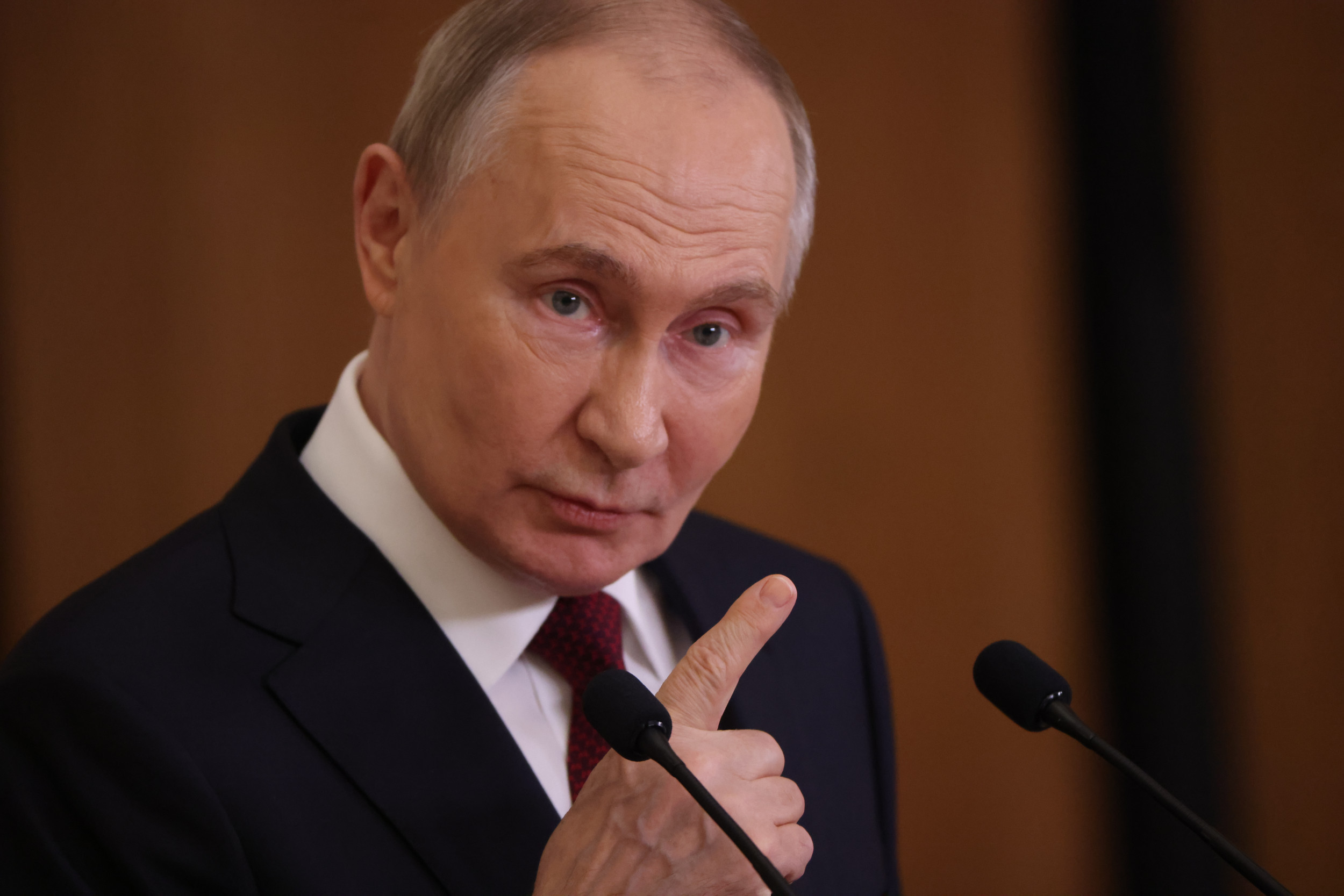 Putin Promotes Commander Known for Russia's High-Casualty Offensives ...