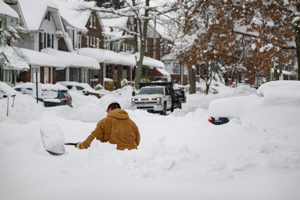 Lake-Effect Snow Expected in Multiple States, Wind Advisory Likely ...