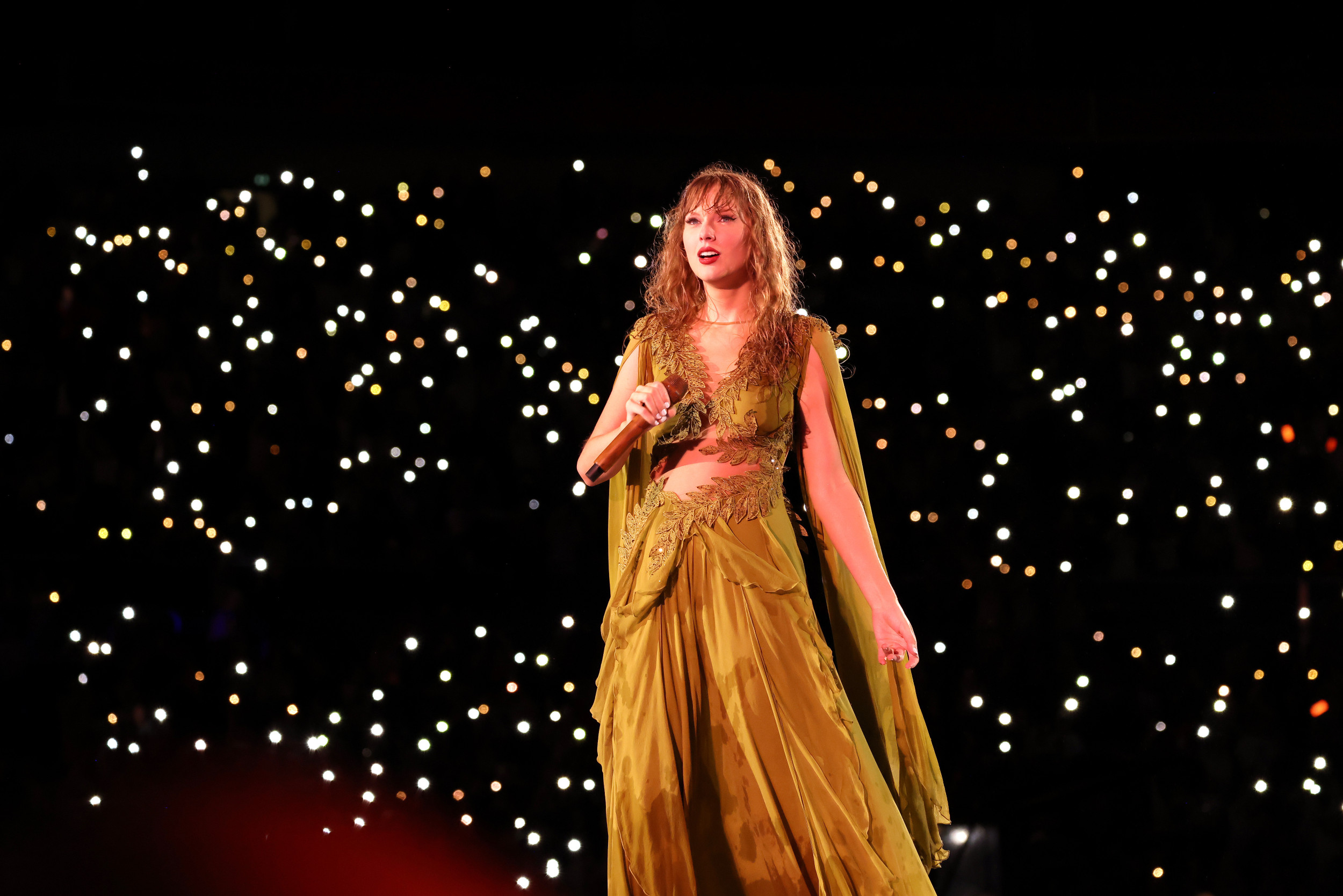 Taylor Swift Eras Tour: Piano Malfunctions During Rain Show in Lyon ...