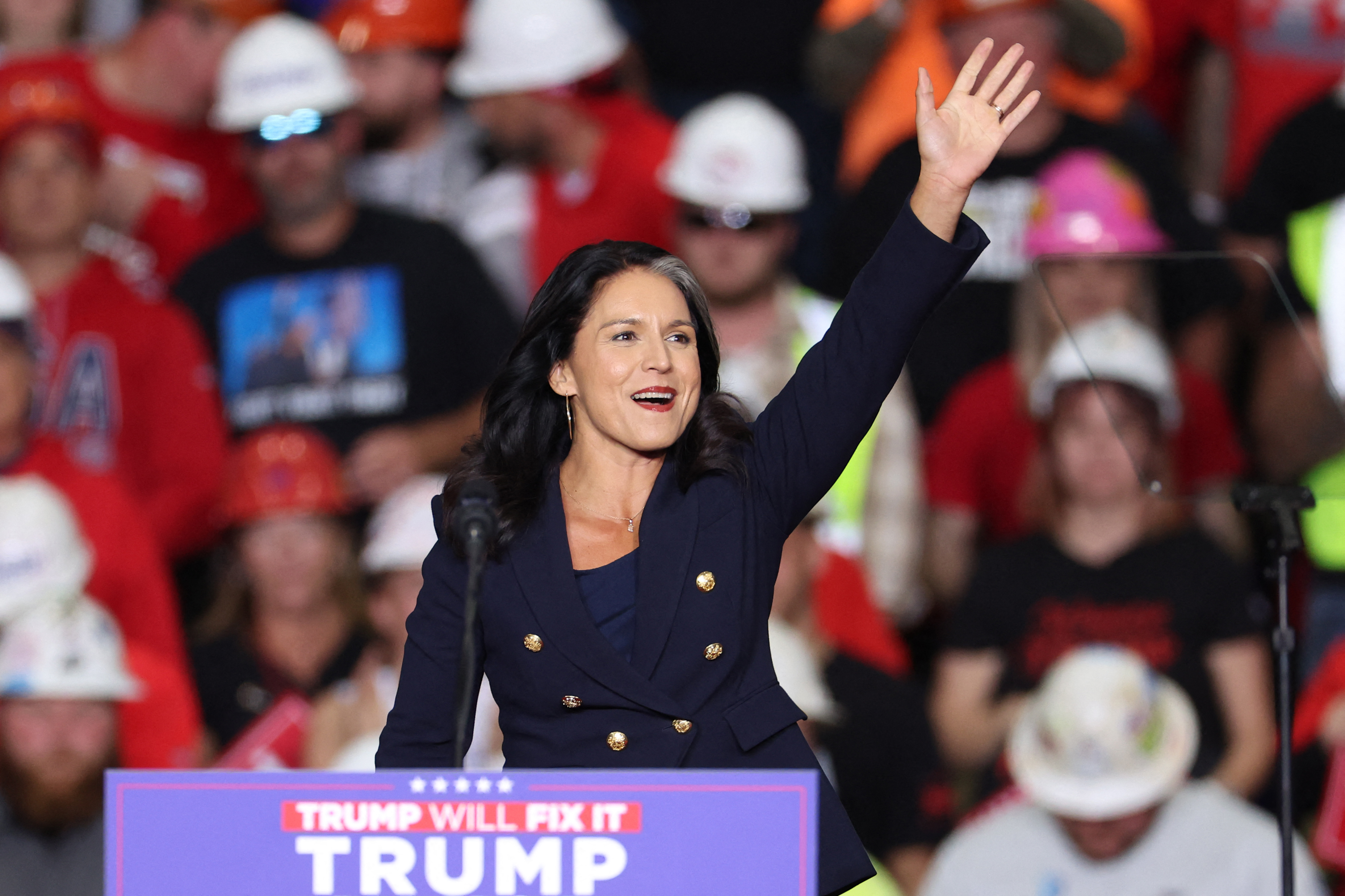 Tulsi Gabbard's Russia Views 'Dangerous' | Debate Politics