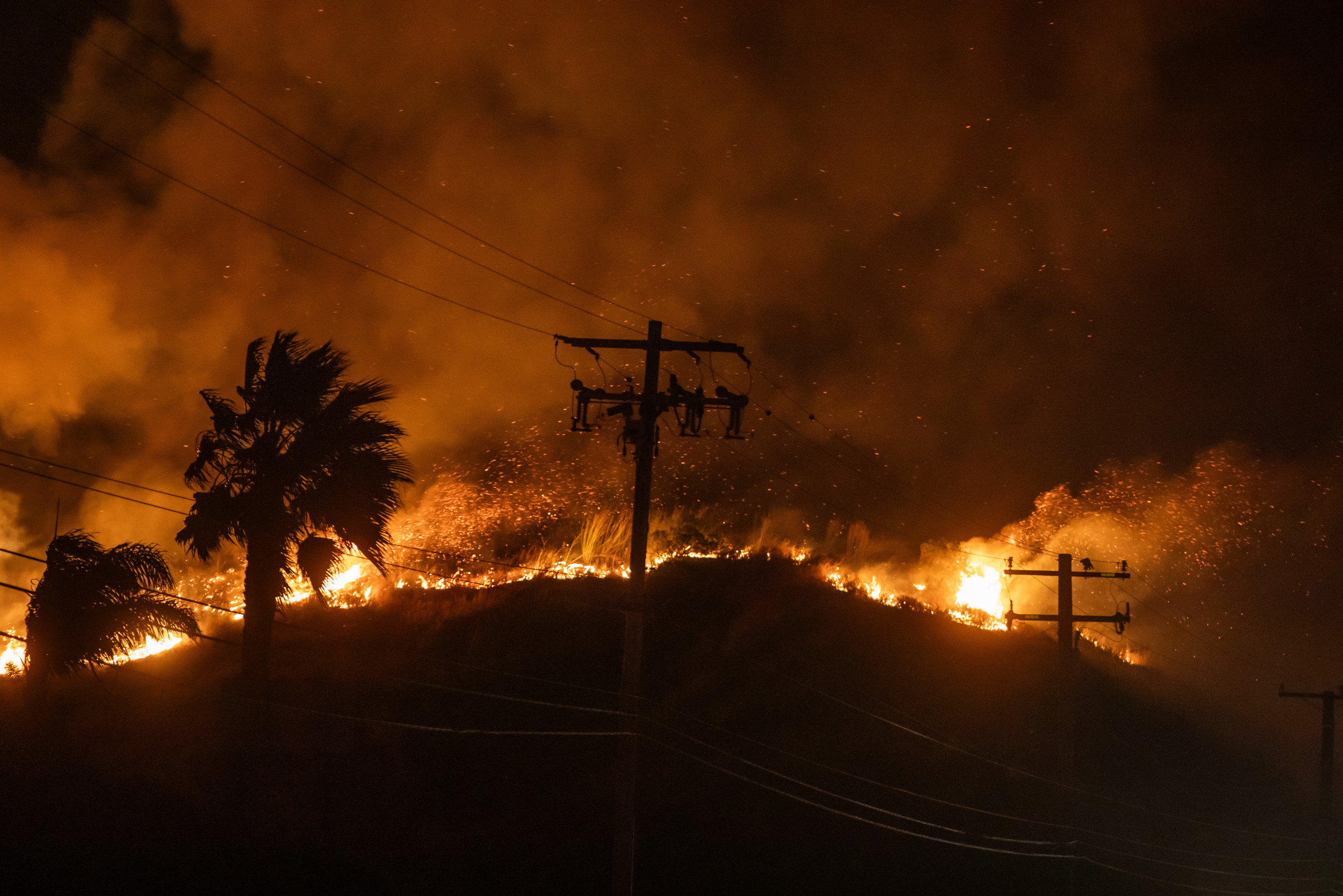Wildfire in Los Angeles County Rages On With Just 7% Contained - Newsweek