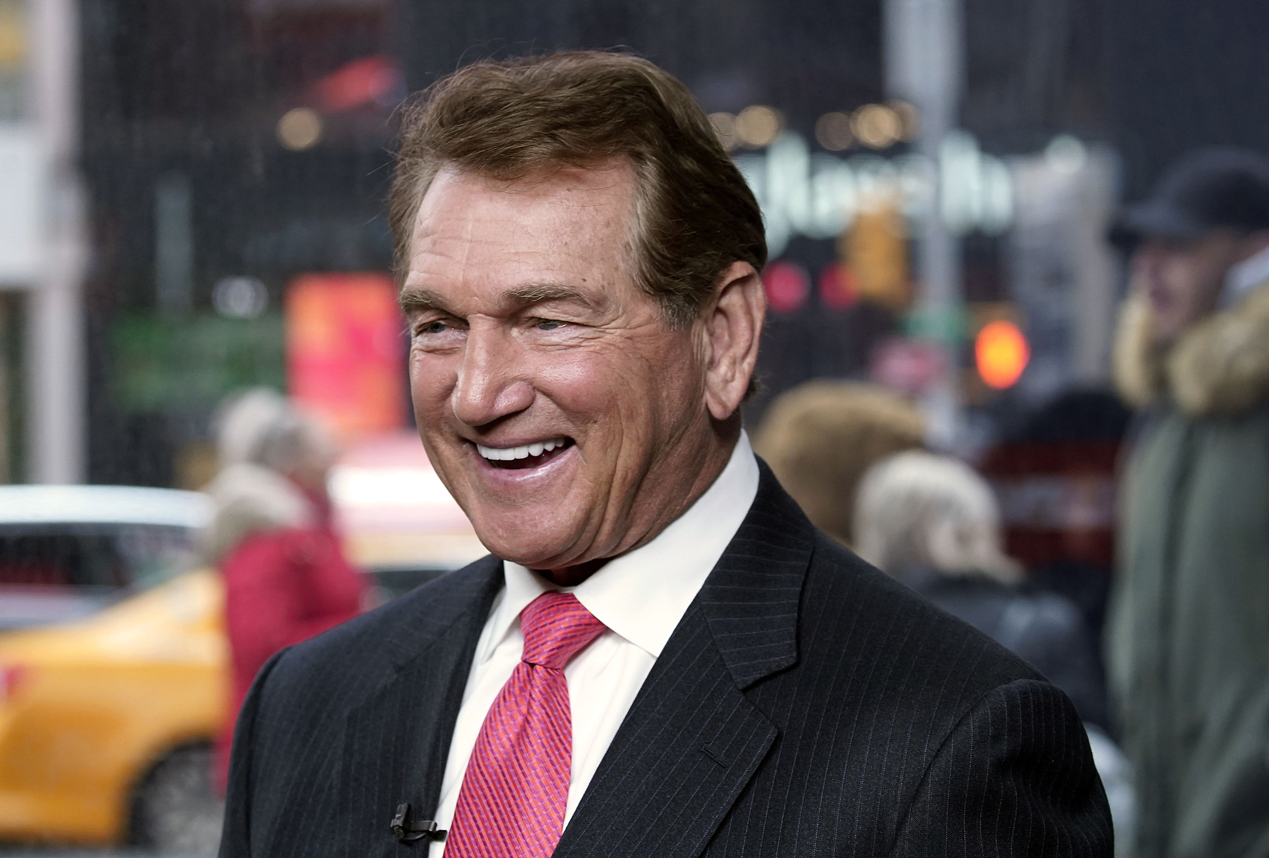 Joe Theismann donates cars to service members ahead of Army-Navy Game ...