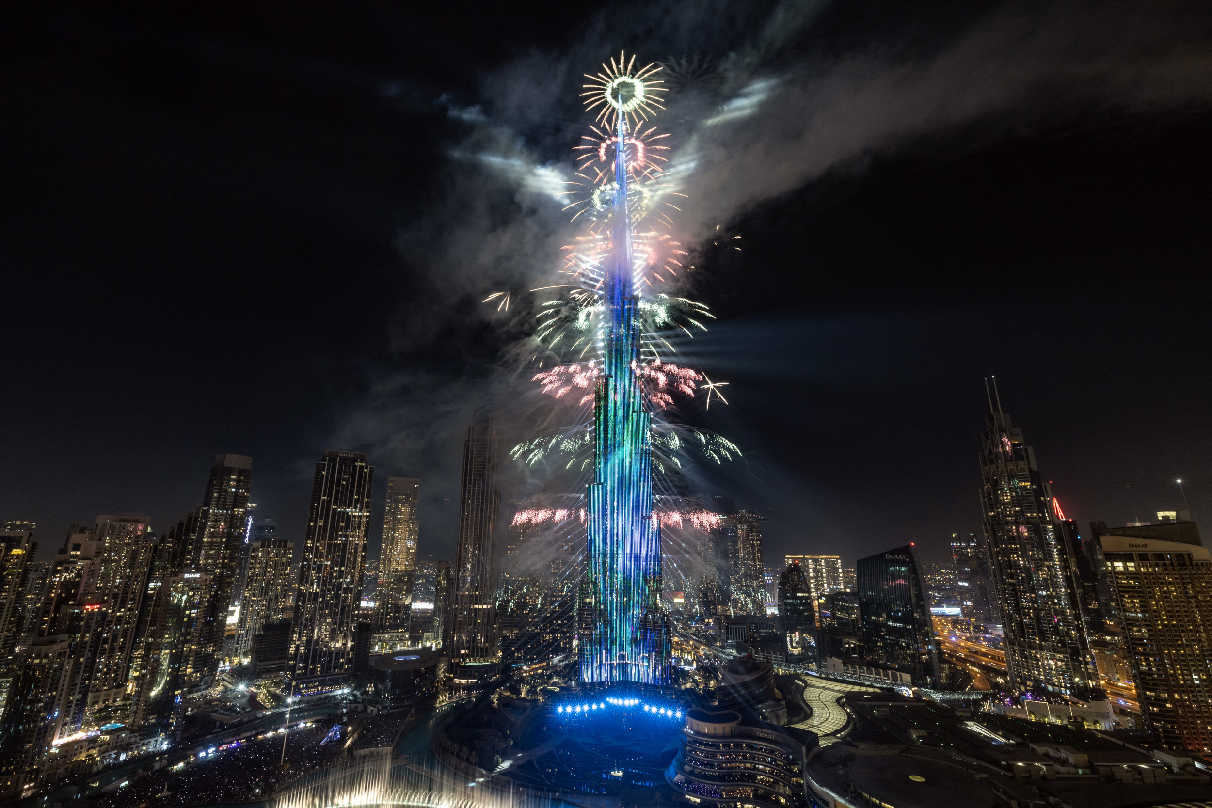 WATCH LIVE: New Year's Eve 2025 Ball Drop as Heavy Rain Forecast for ...