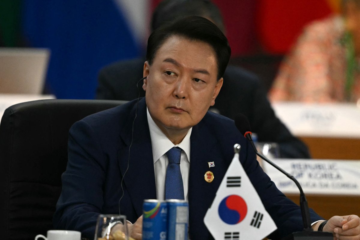 Yoon Suk Yeol Rejects Arrest Warrant, Vows to 'Fight to the End' - Newsweek Yoon Suk Yeol Rejects Arrest Warrant, Vows to 'Fight to the End' - Newsweek
