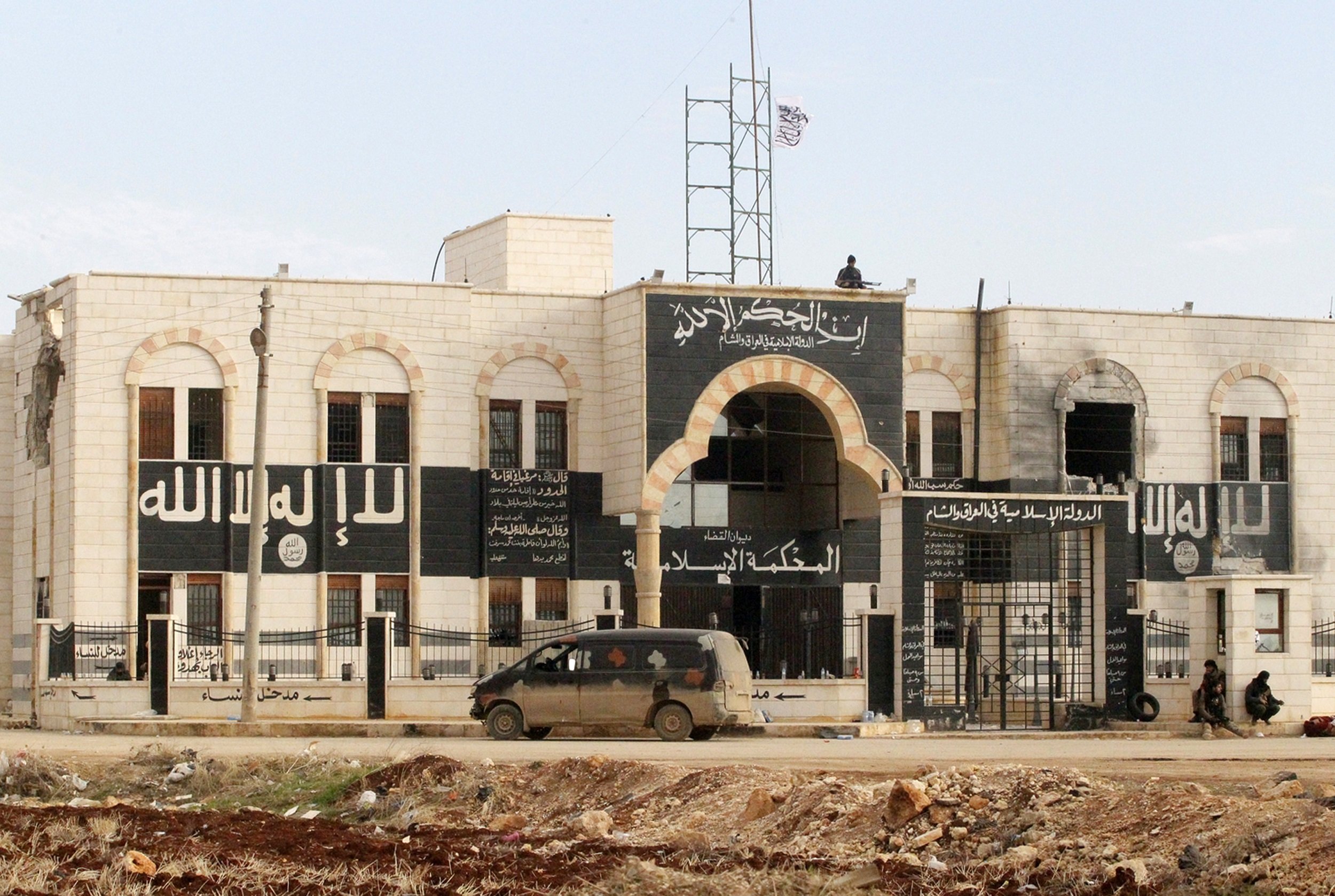 Islamic State Vows to 'Break the American Cross' - Newsweek