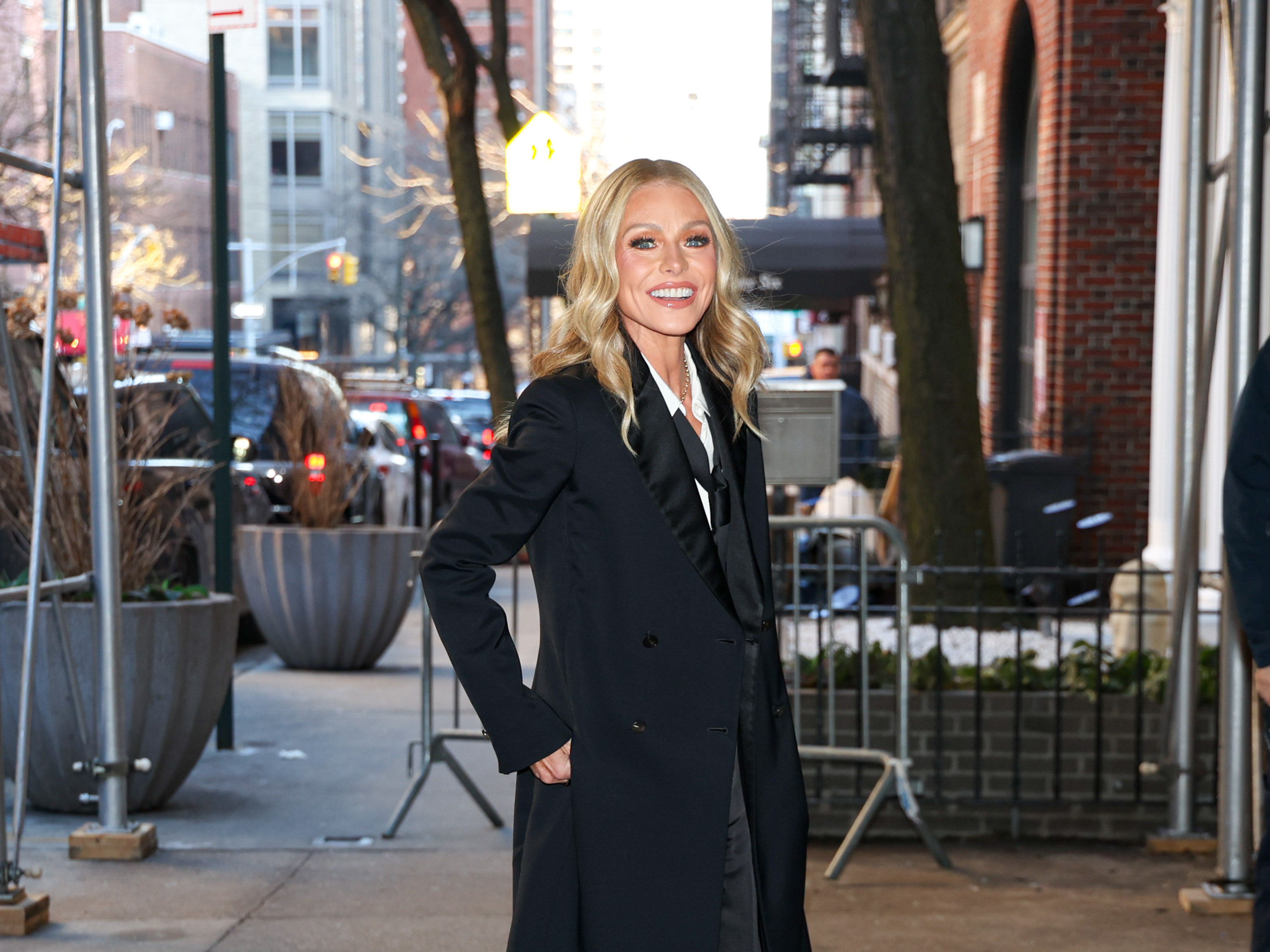 Kelly Ripa Talks Weight Gain After Ditching Booze - Newsweek