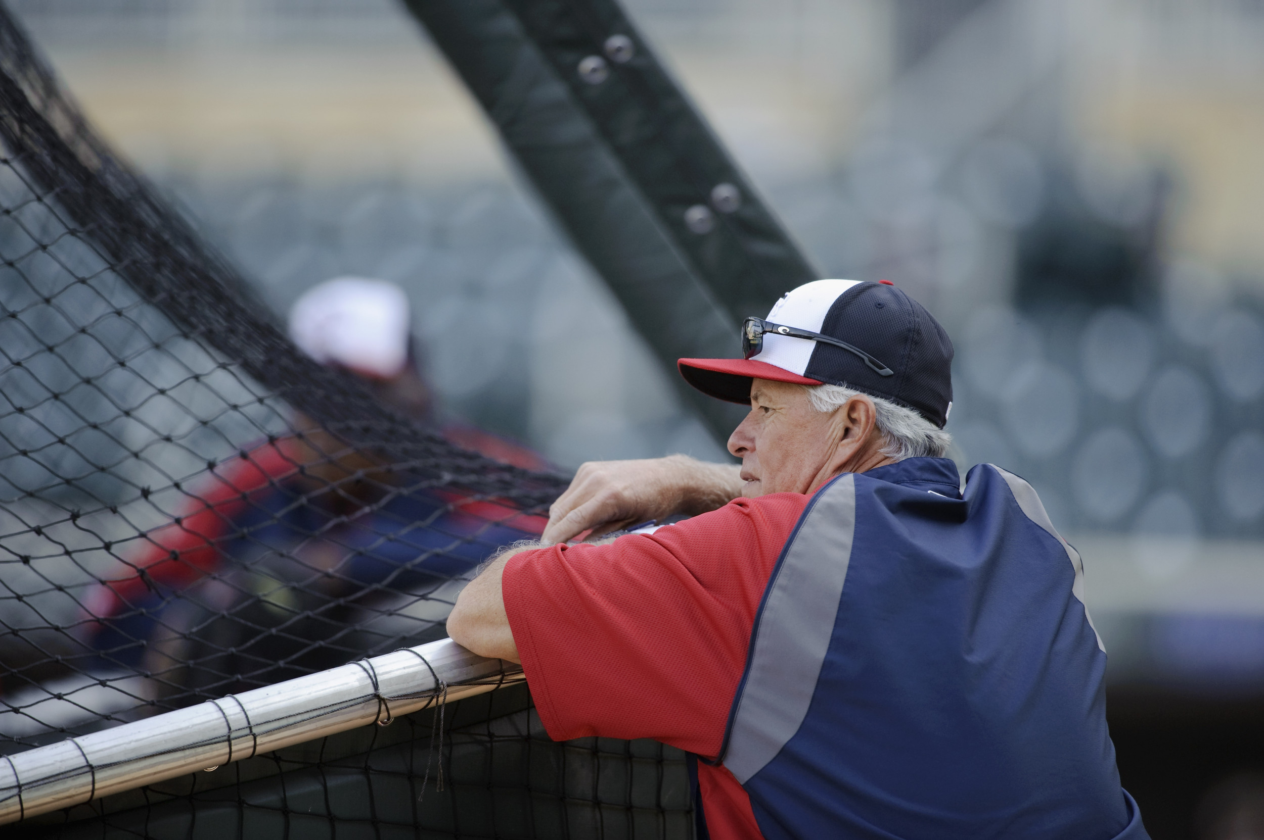 Dodgers Coach, Former MLB Pitcher Bobby Cuellar Passes Away - Newsweek