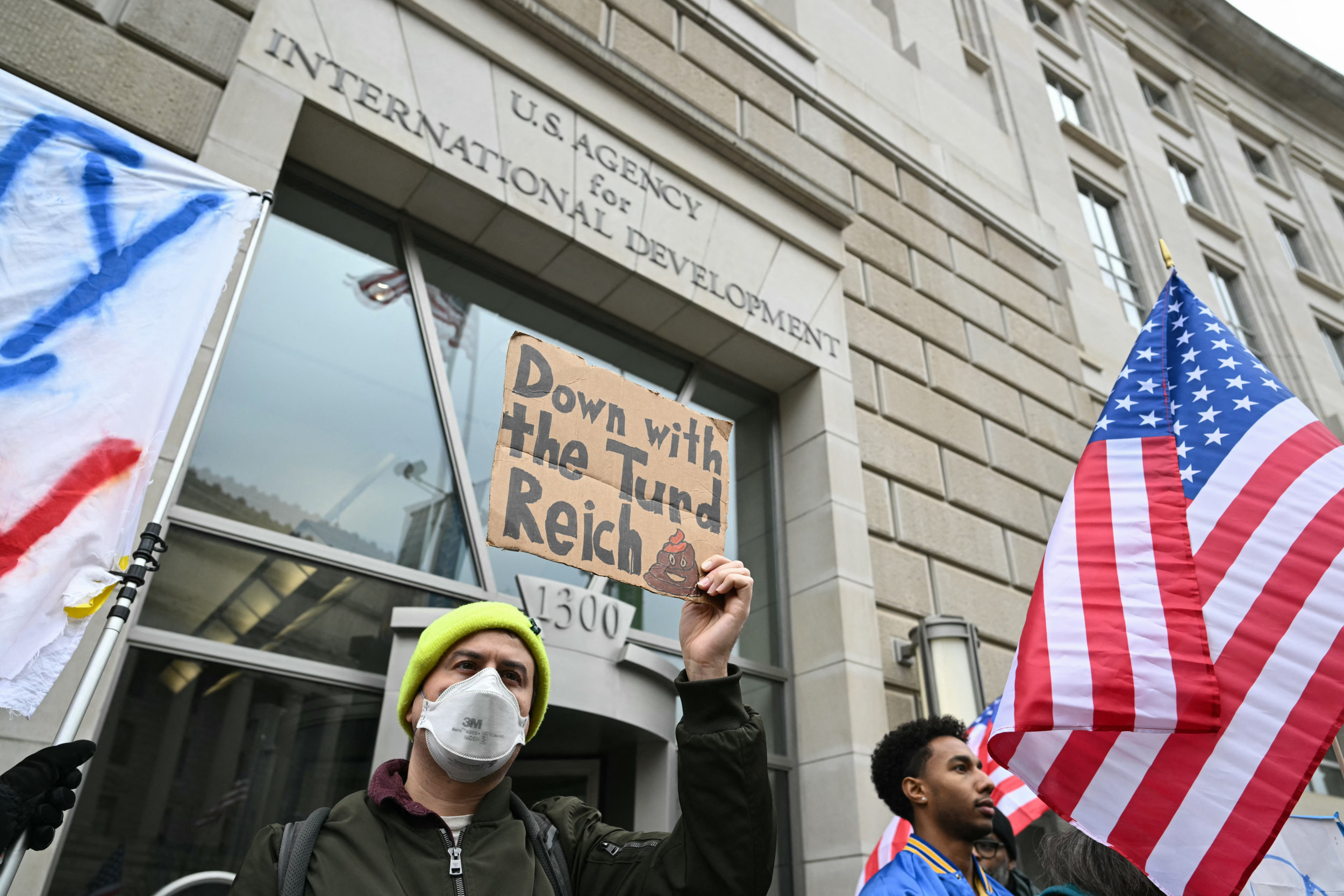 USAID Contractor Applies for SNAP Benefits After Department Gutting | Lipstick Alley