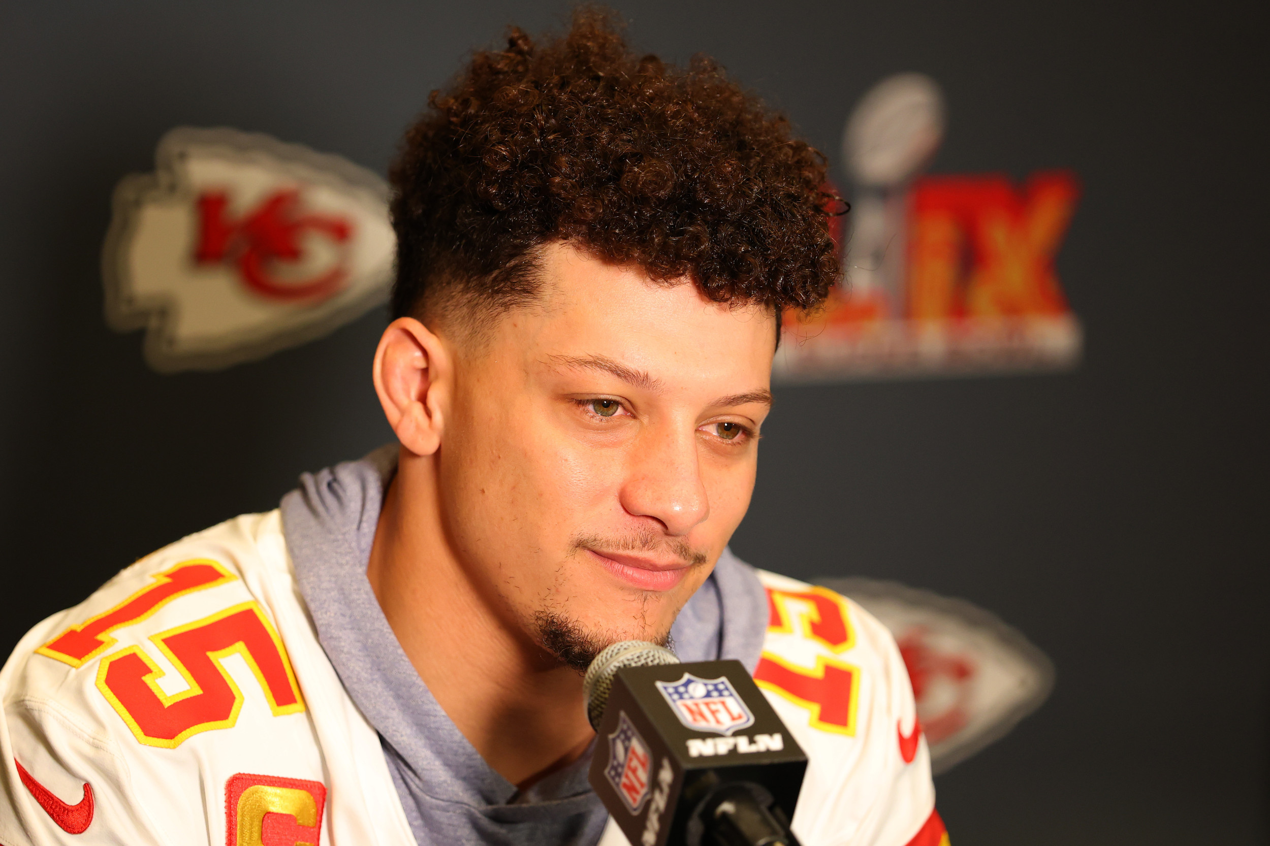 Chiefs' Patrick Mahomes Grandfather 'Hanging On' in Hospice Care To See Super Bowl LIX - Newsweek