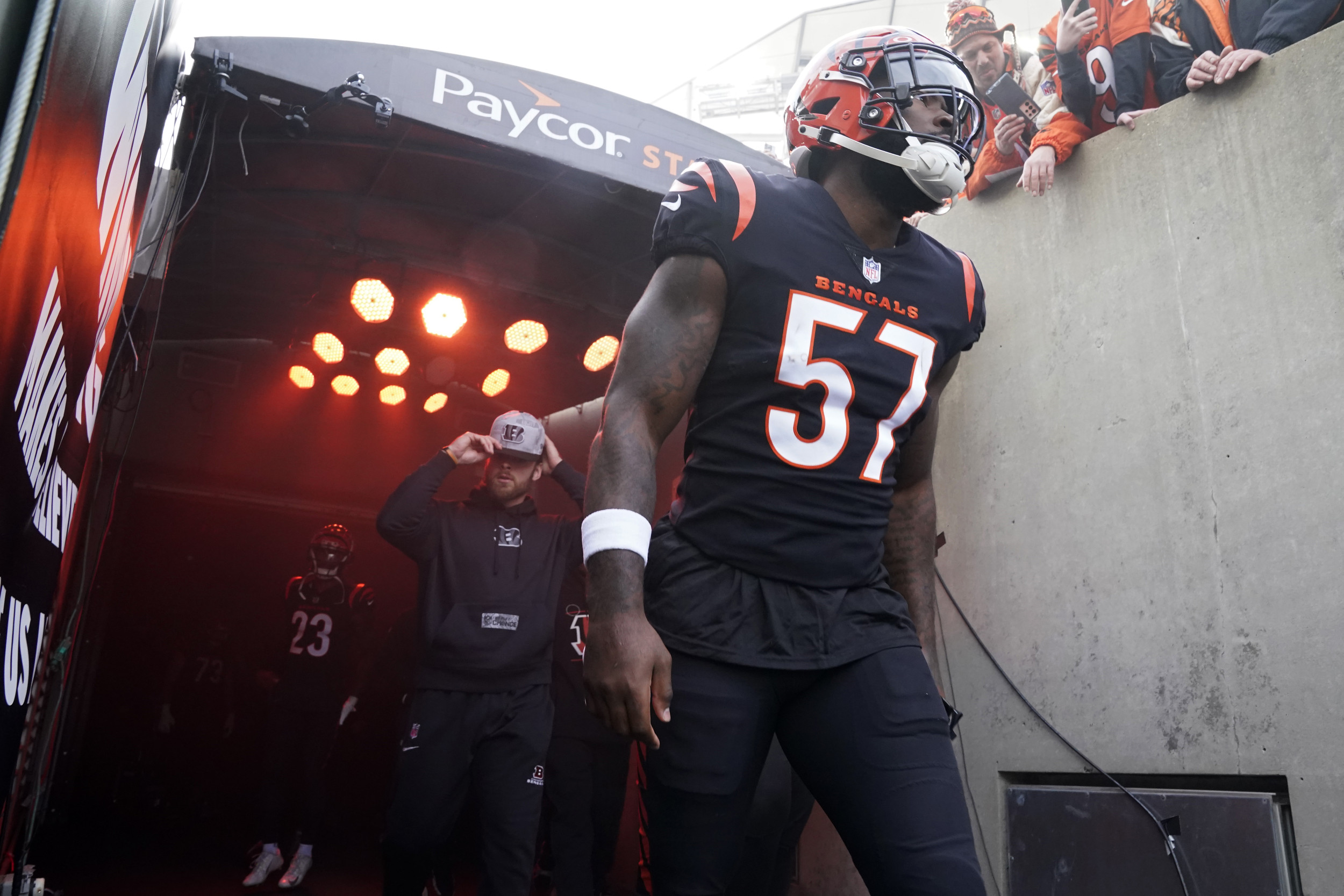 Bengals' Defensive Captain Germain Pratt Shockingly Requests Trade ...