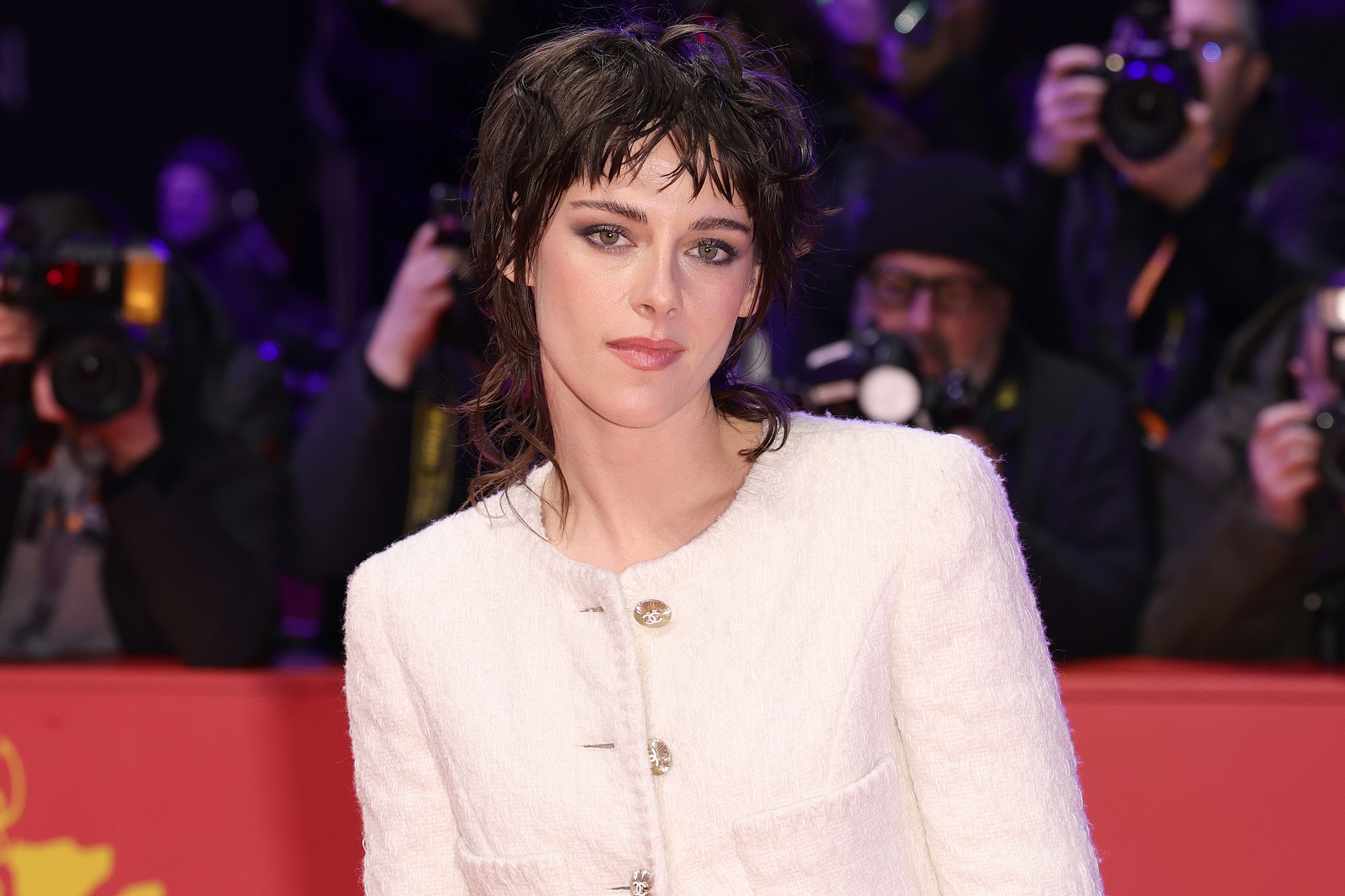 Kristen Stewart Shows Off Drastic Hair Transformation - Newsweek