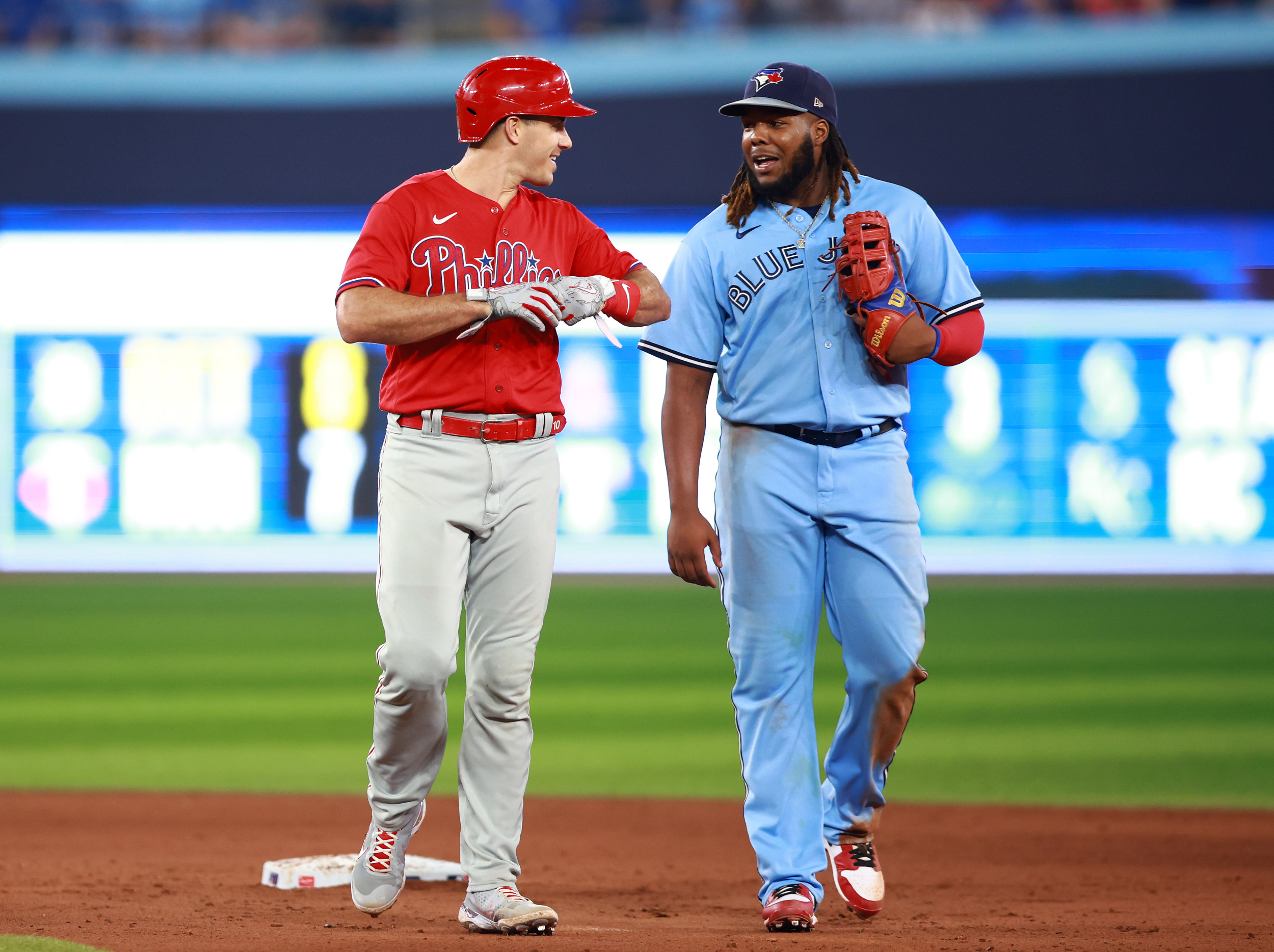 Blue Jays Predicted To Steal $115 Million J.T. Realmuto From Phillies ...