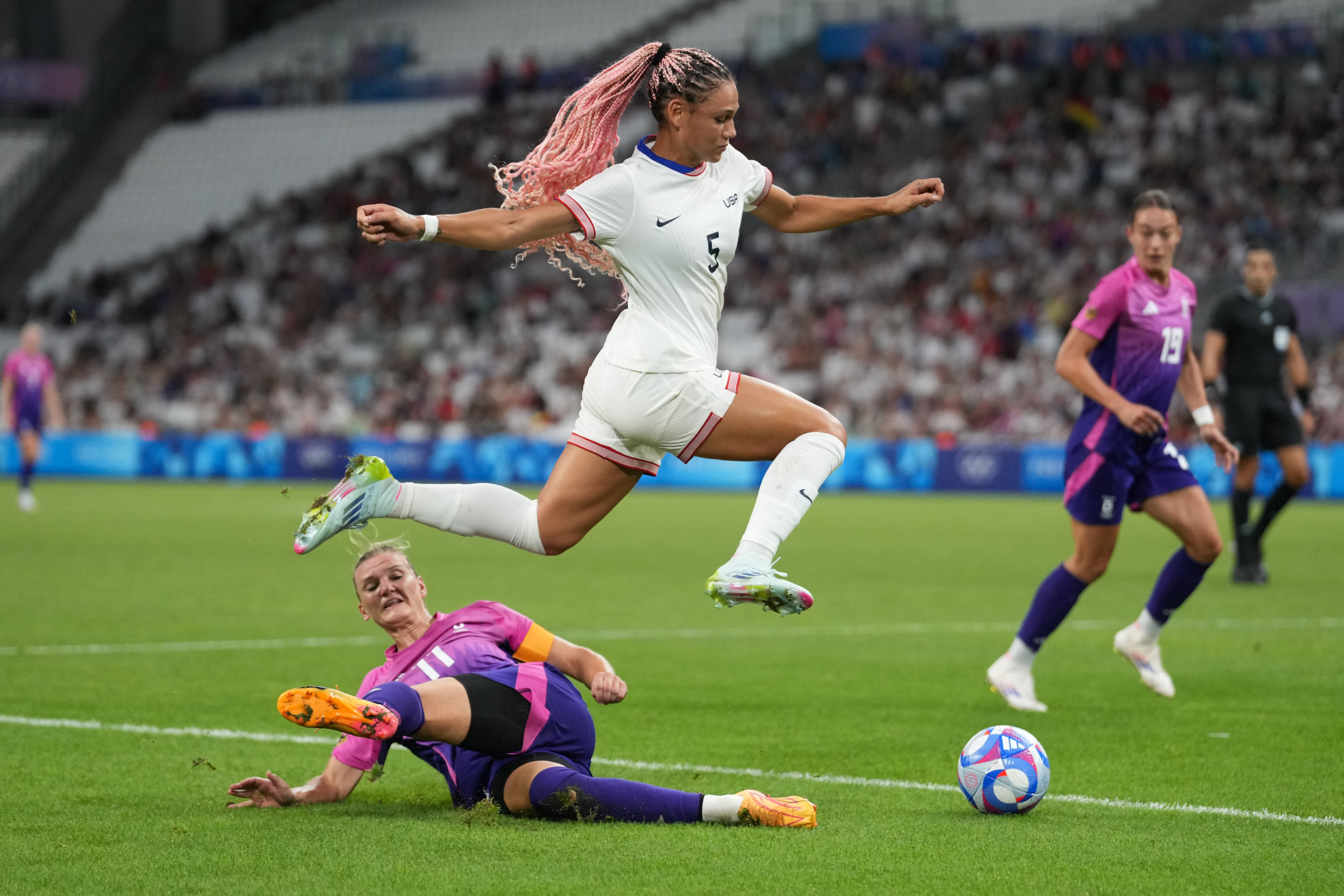 How to Watch SheBelieves Cup: Live Stream United States vs. Colombia ...