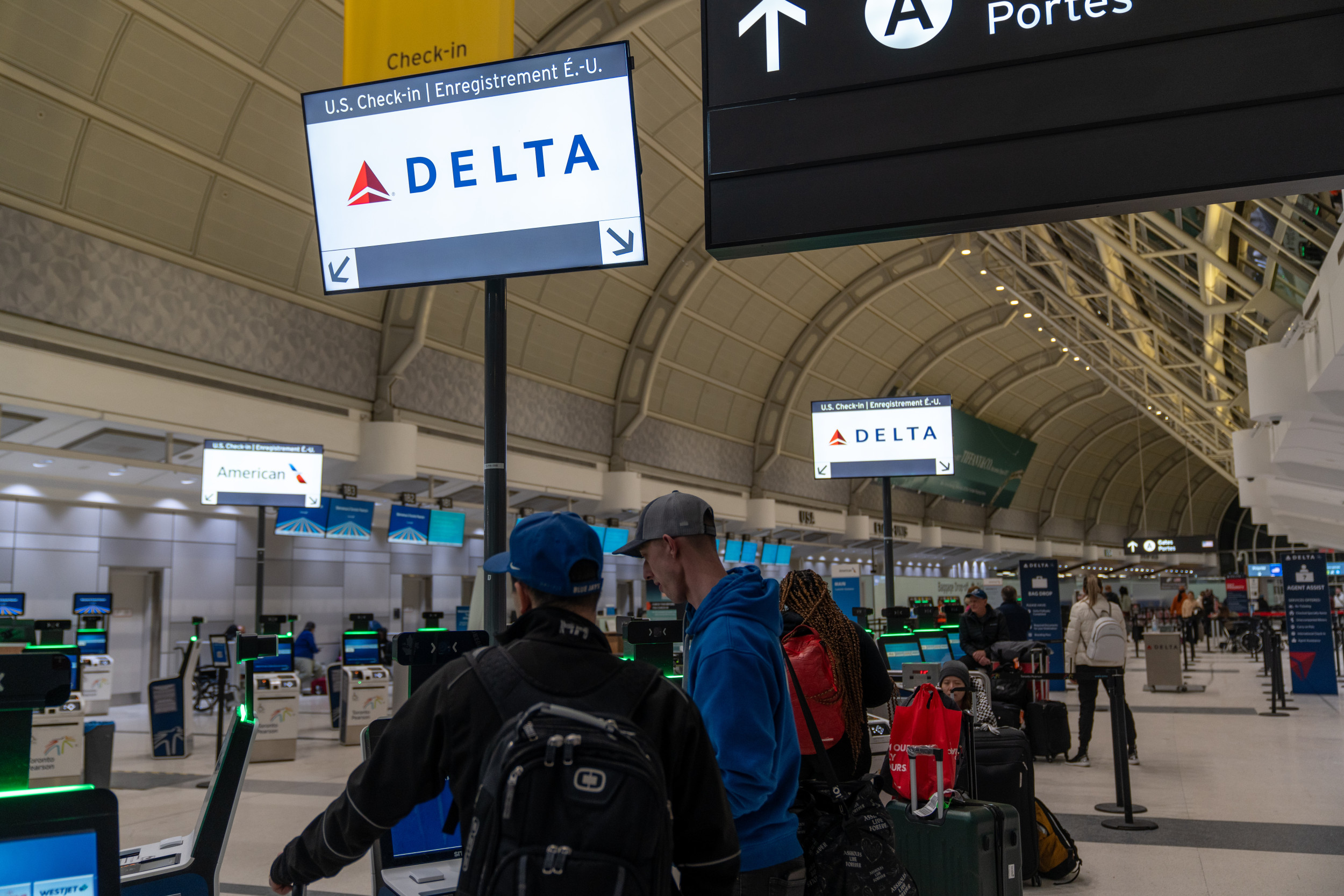 Delta Flight Returns to Atlanta After Crew Reports Smoke in Cockpit ...