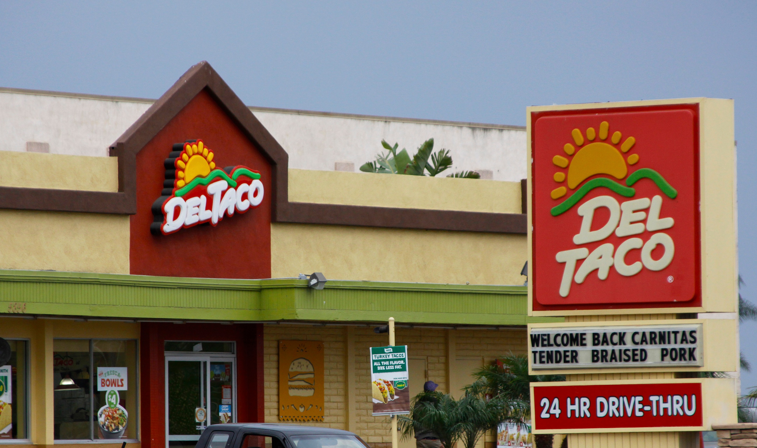 Del Taco Abruptly Closes Nearly All Colorado Restaurants - Newsweek