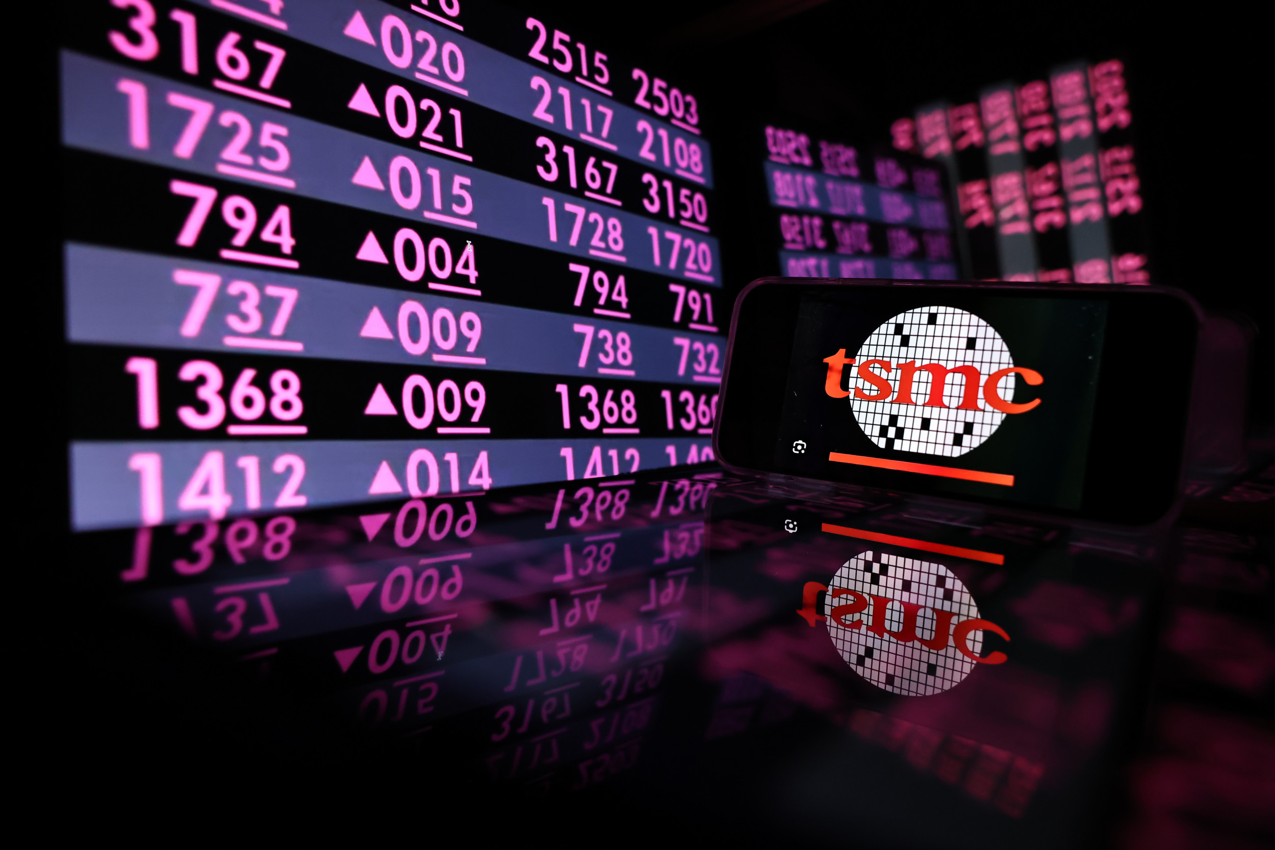 Donald Trump secures $100 billion investment from chipmaking giant TSMC ... Donald Trump secures $100 billion investment from chipmaking giant TSMC ...