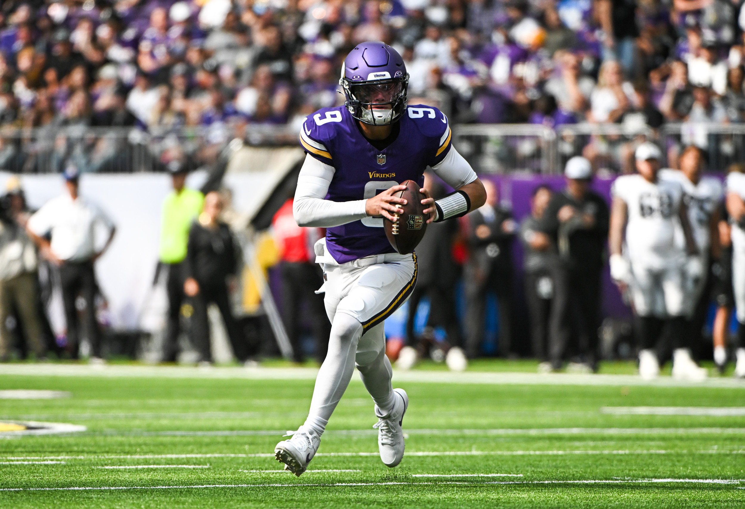 Vikings' JJ McCarthy Facing Major Pressure After Sam Darnold's Departure - Newsweek