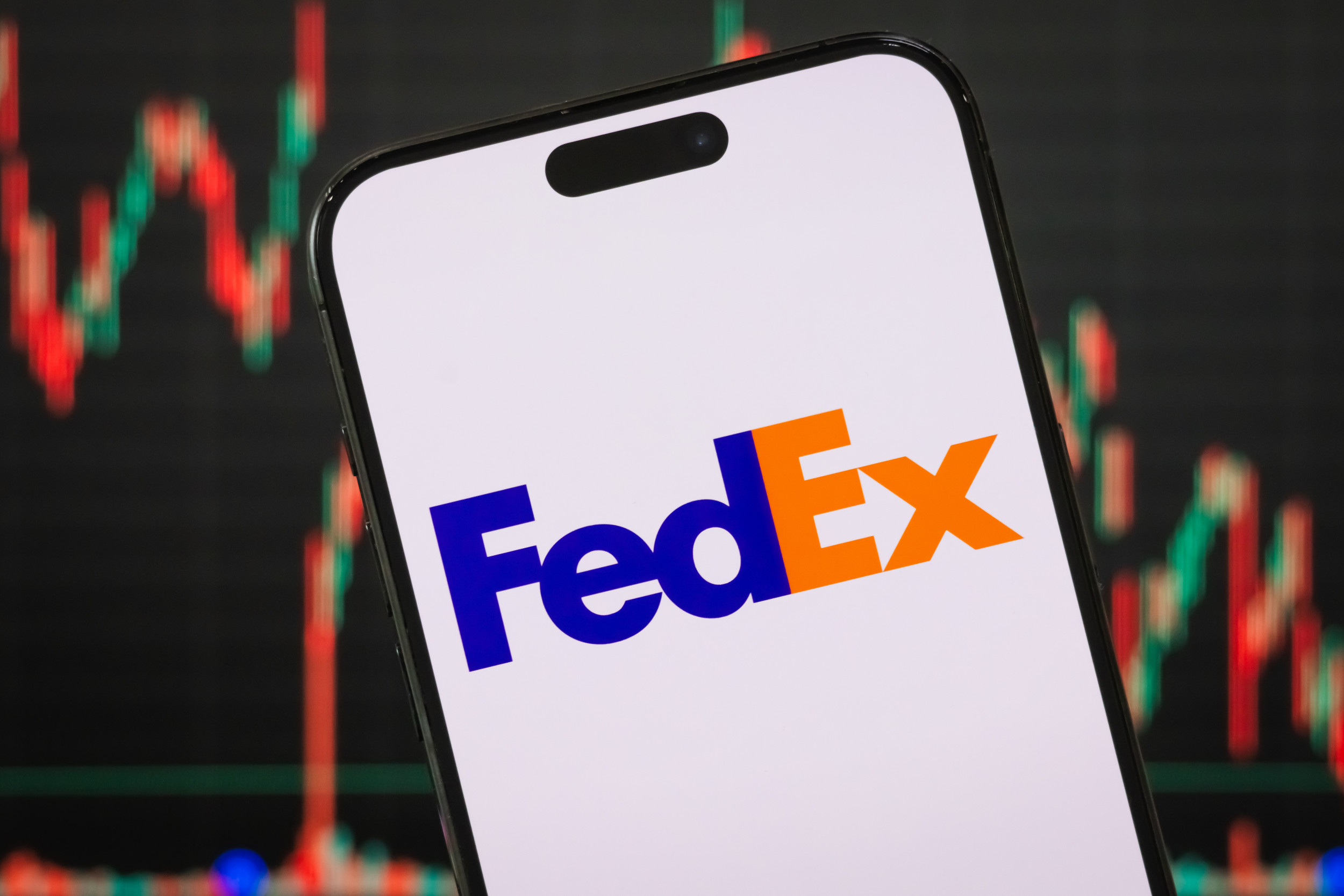 FedEx Executive Issues Economy Warning - Newsweek