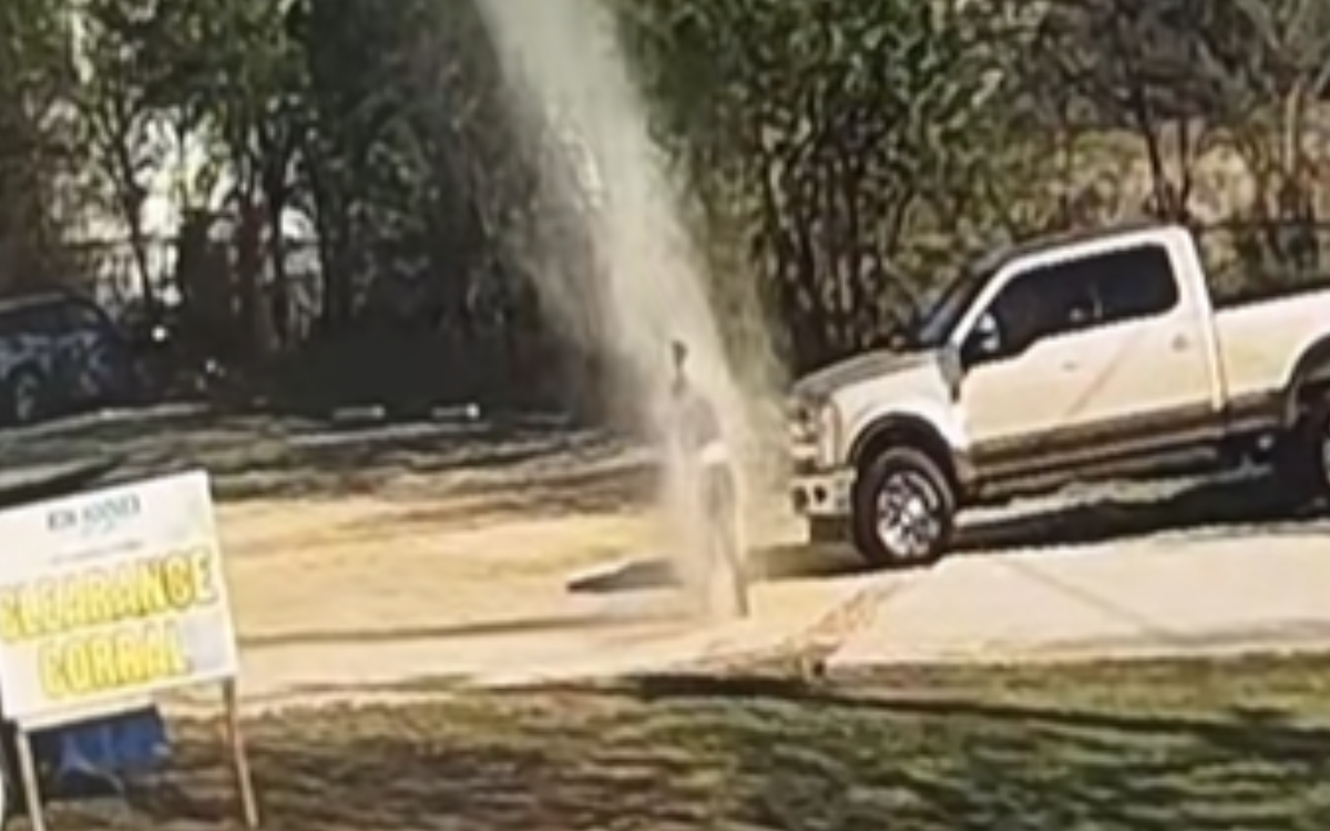 CCTV Captures Moment Woman 'Minding My Business' Assaulted by Dust ... CCTV Captures Moment Woman 'Minding My Business' Assaulted by Dust ...