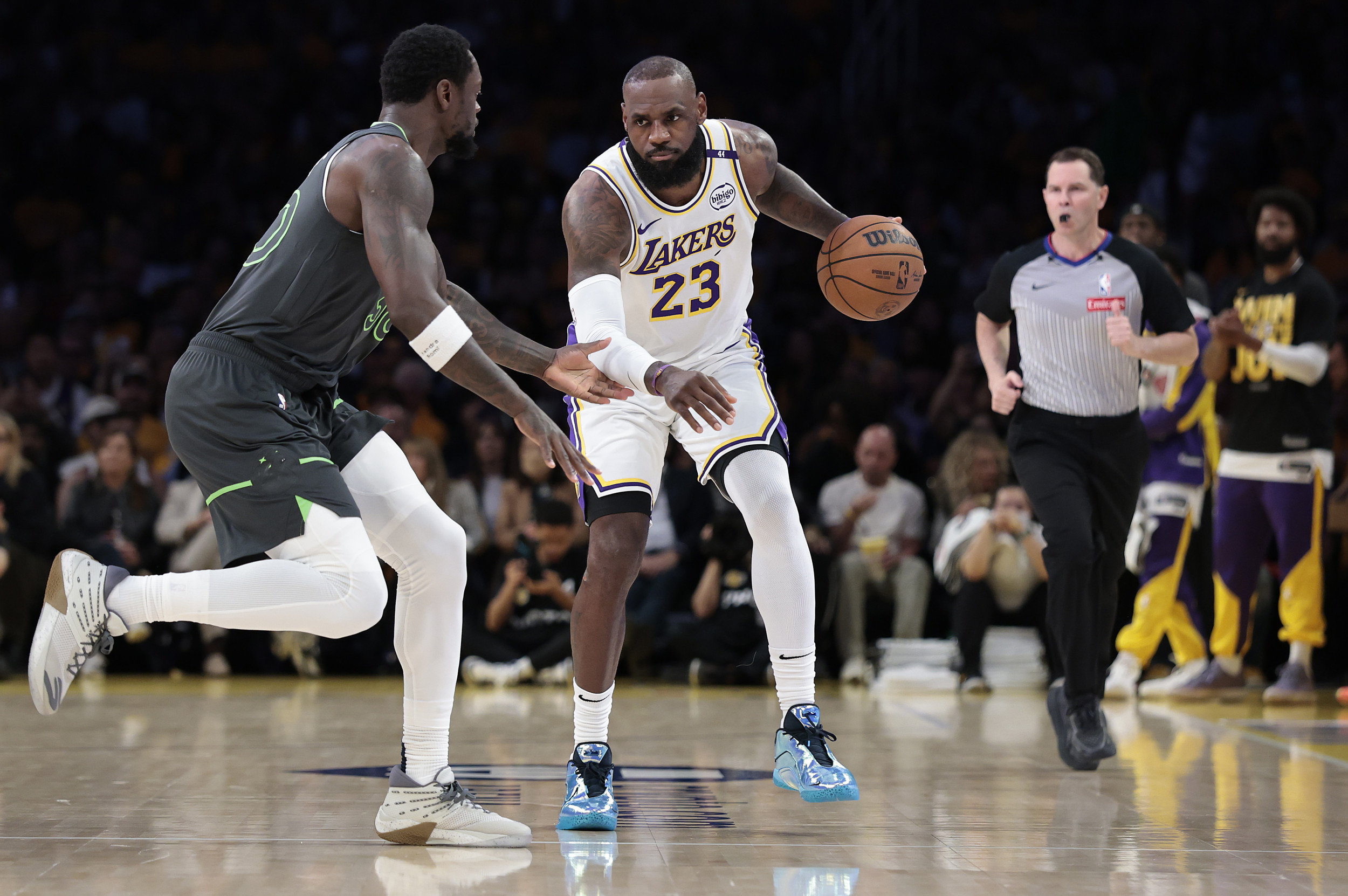 Best Timberwolves vs. Lakers Player Props, ATS Picks: Can LA Bounce Back? - Newsweek