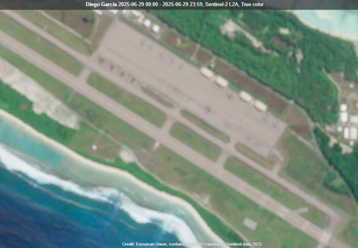 New Satellite Image Shows U.S. Air Force Buildup at Key Indian Ocean ...