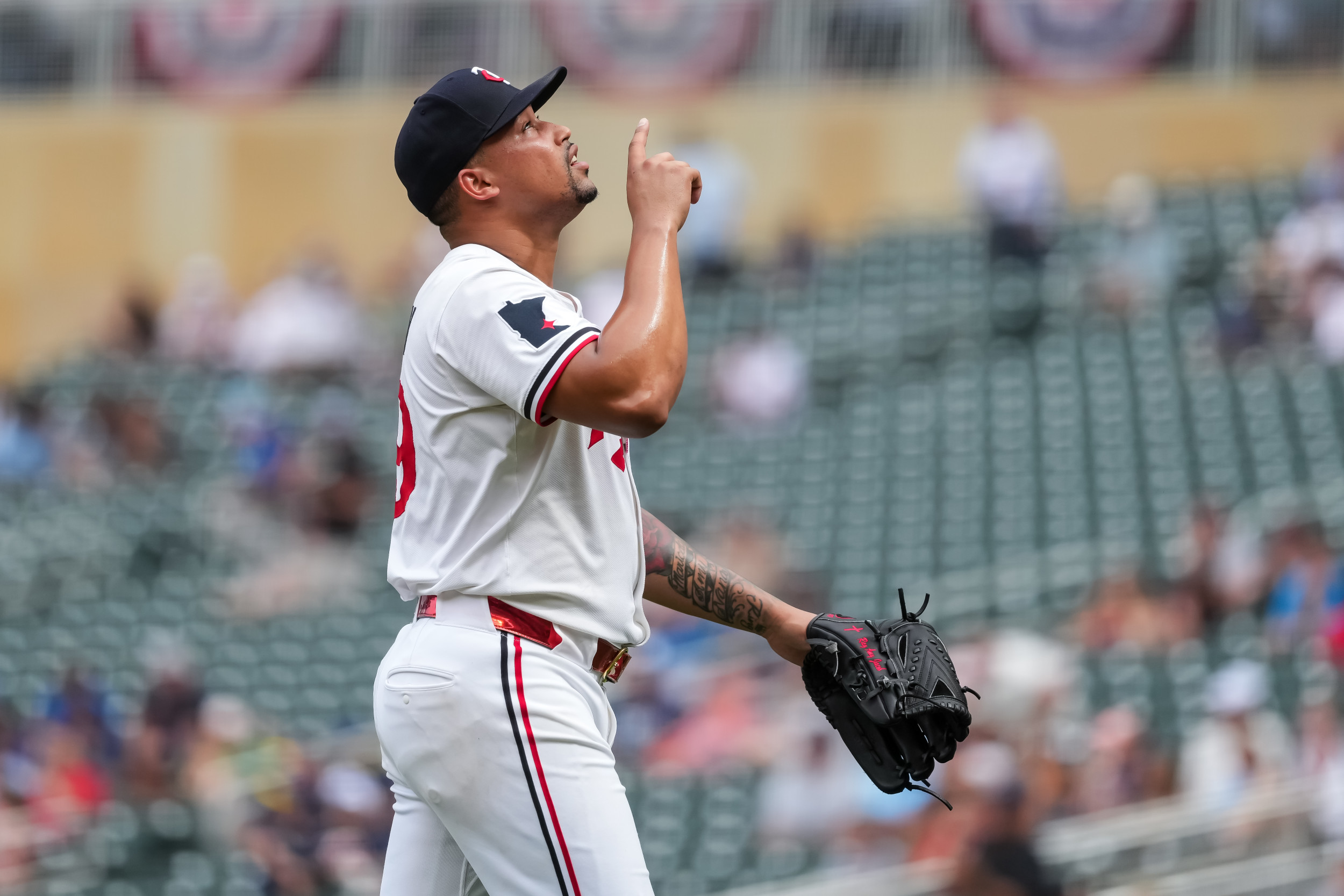 Reds Showing 'Strong Interest' In Shocking Trade For Star Pitchers ...