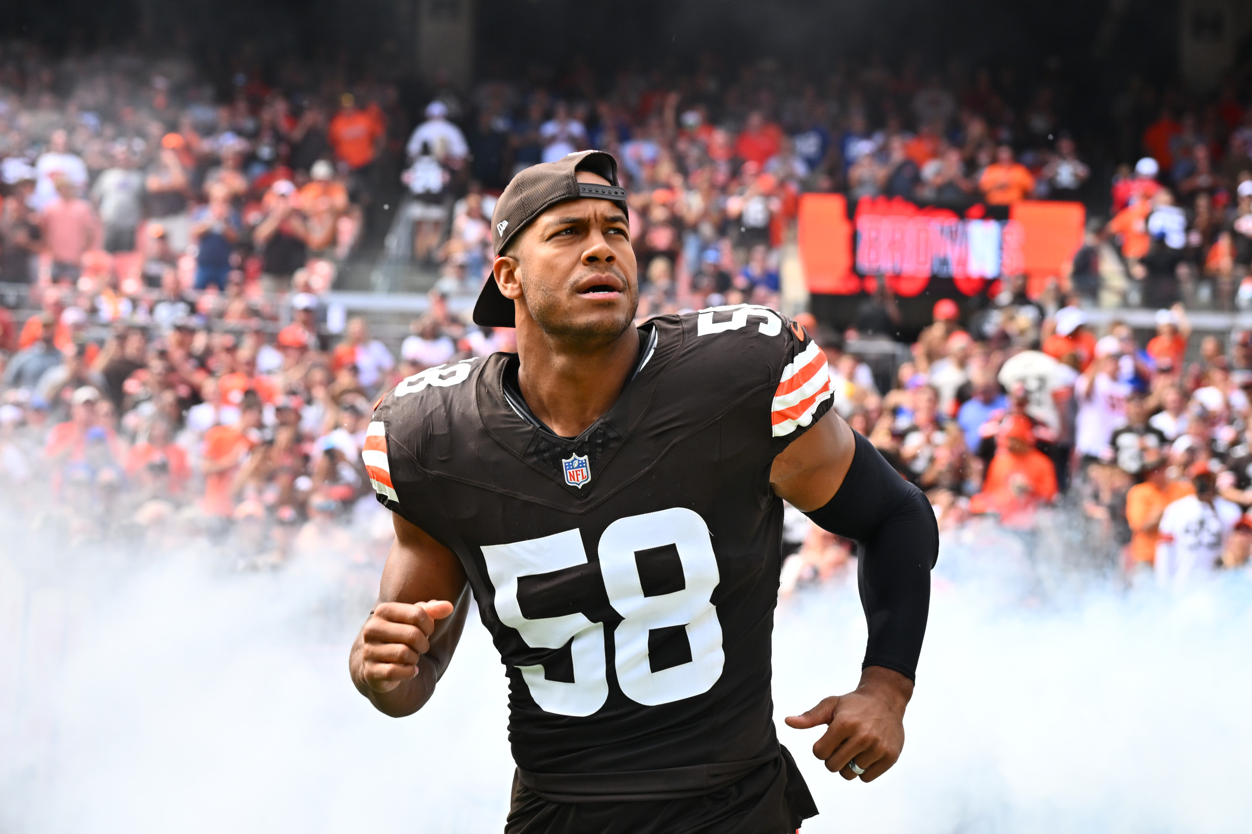 Browns Defender Retires Suddenly During Training Camp - NewsyList