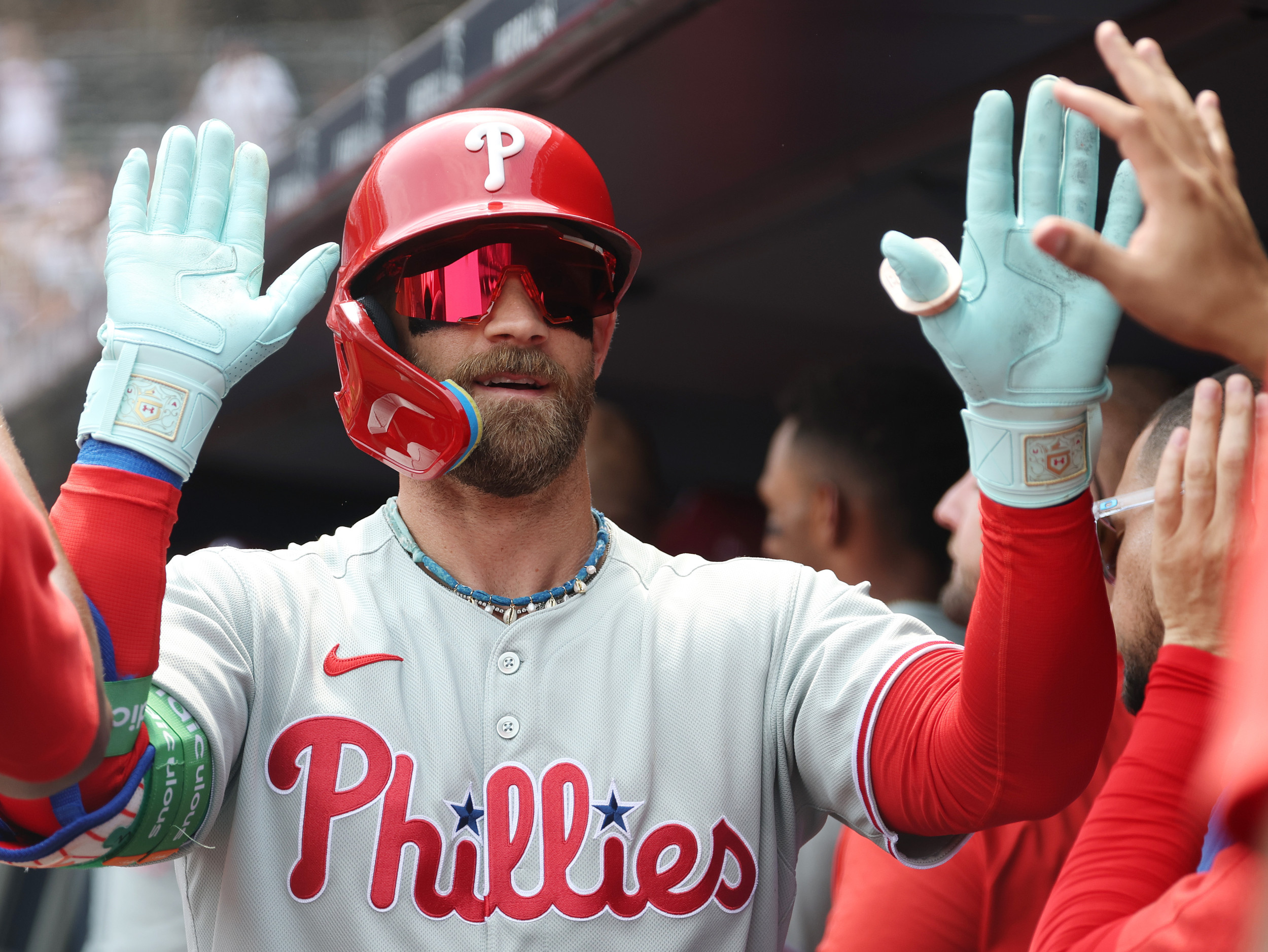 Bryce Harper Offers 4-Word Reaction to Phillies Adding Jhoan Durán ...