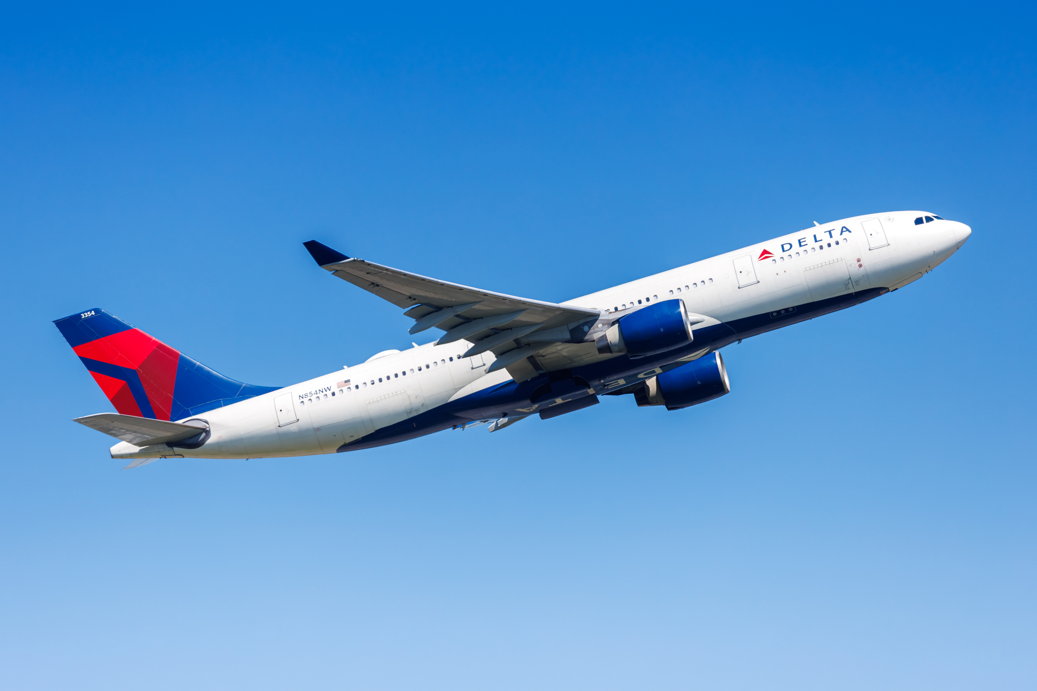 Part Of Delta Air Lines Plane Wing Breaks Loose Mid-Flight - Newsweek