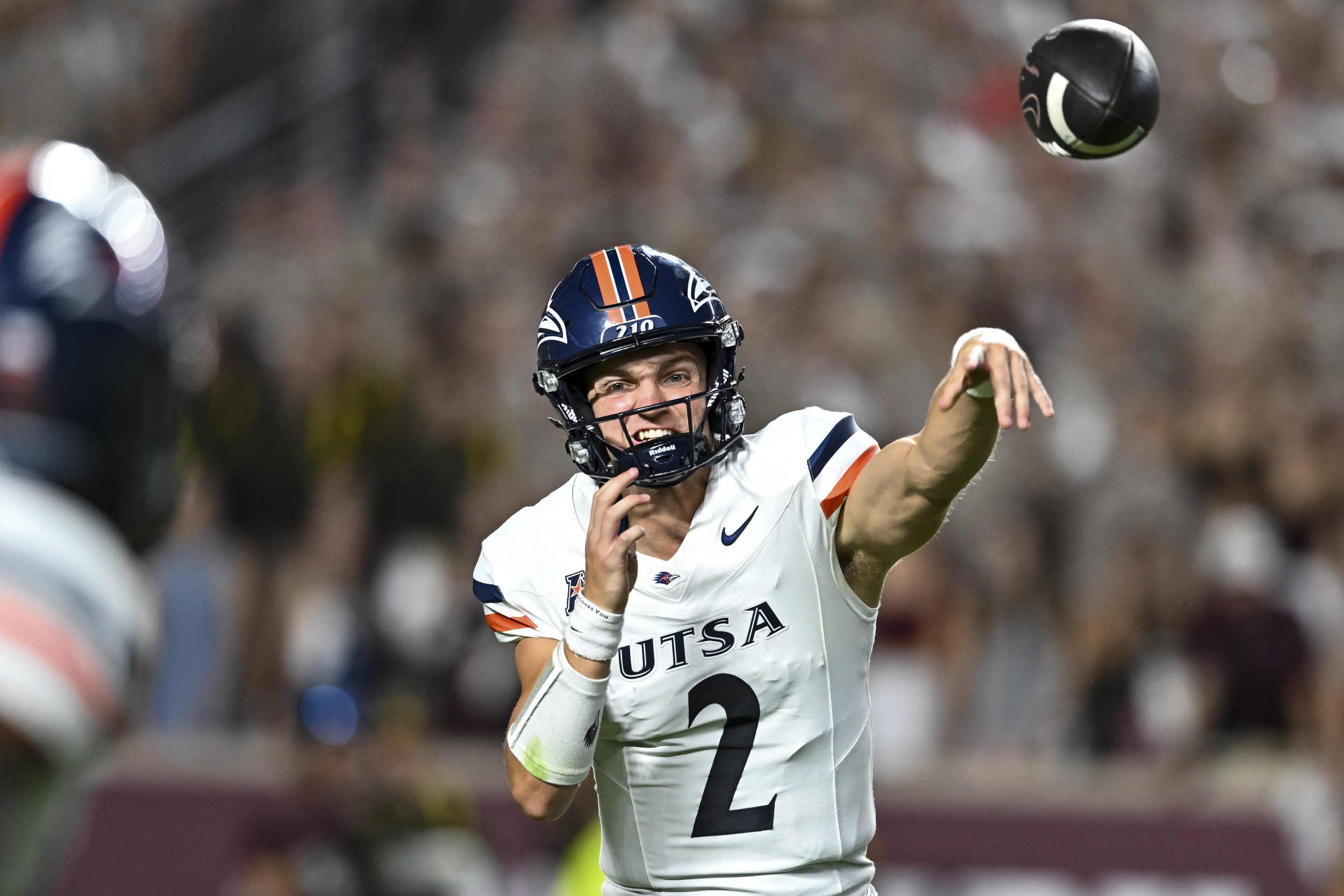 Texas State faces UTSA in Saturday college football game | News Minimalist