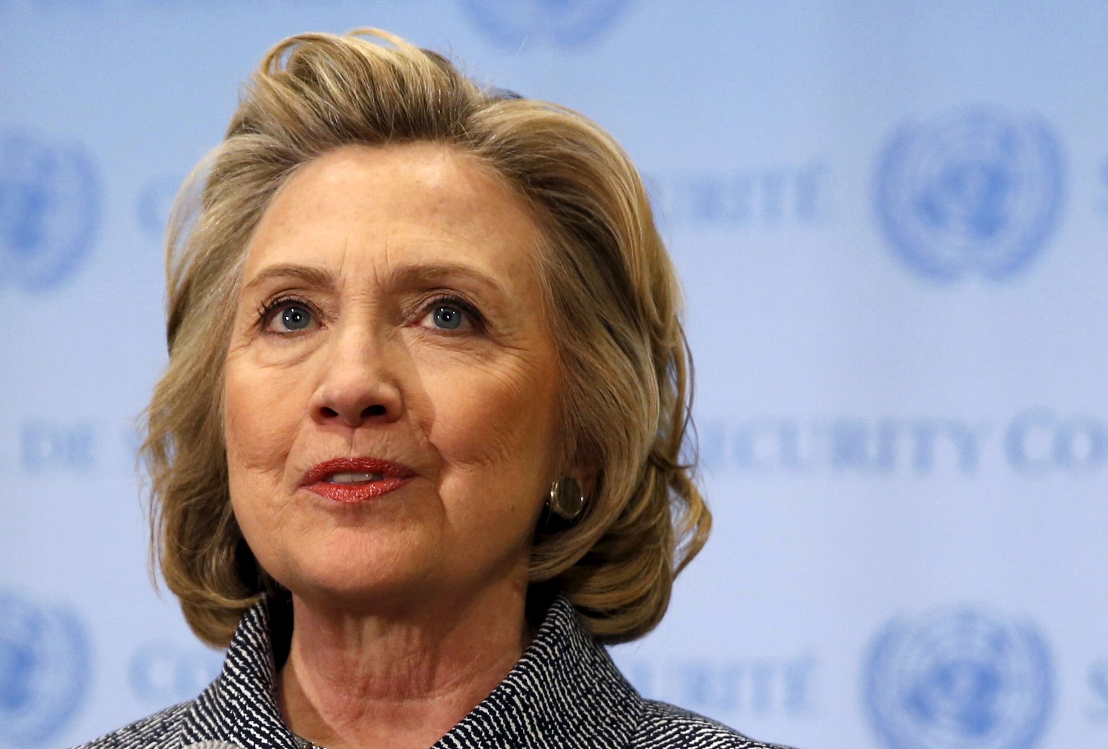 Hillary Clinton Expected to Announce Presidential Campaign Sunday ...