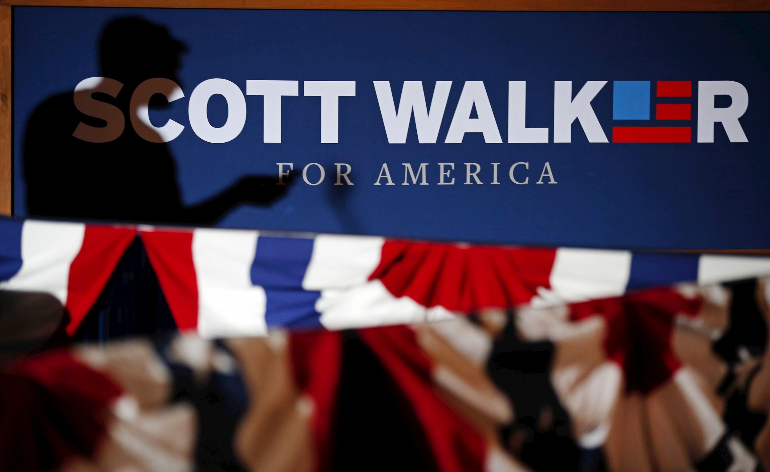 Scott Walker's Campaign Logo is Strikingly Similar to an Eyeglasses ...