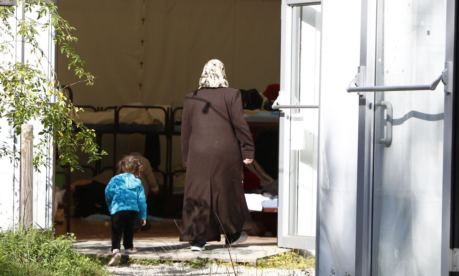 German Army Called in to Help Provide Shelter for Migrants - Newsweek