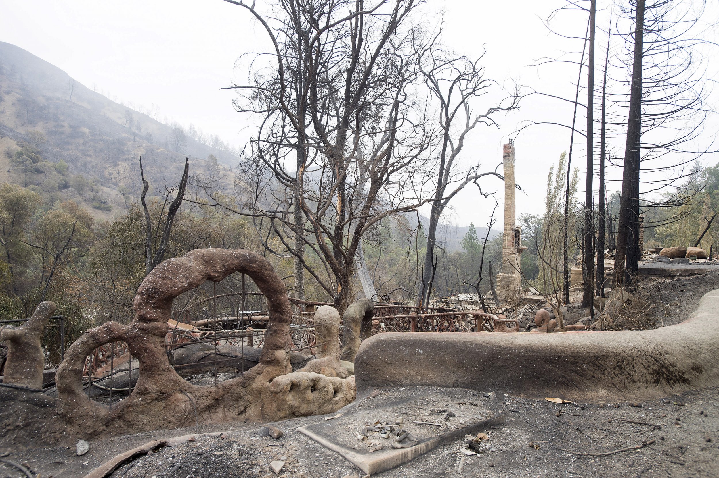 Over 1,000 Homes Destroyed, 3,503 More at Risk in California Valley ...