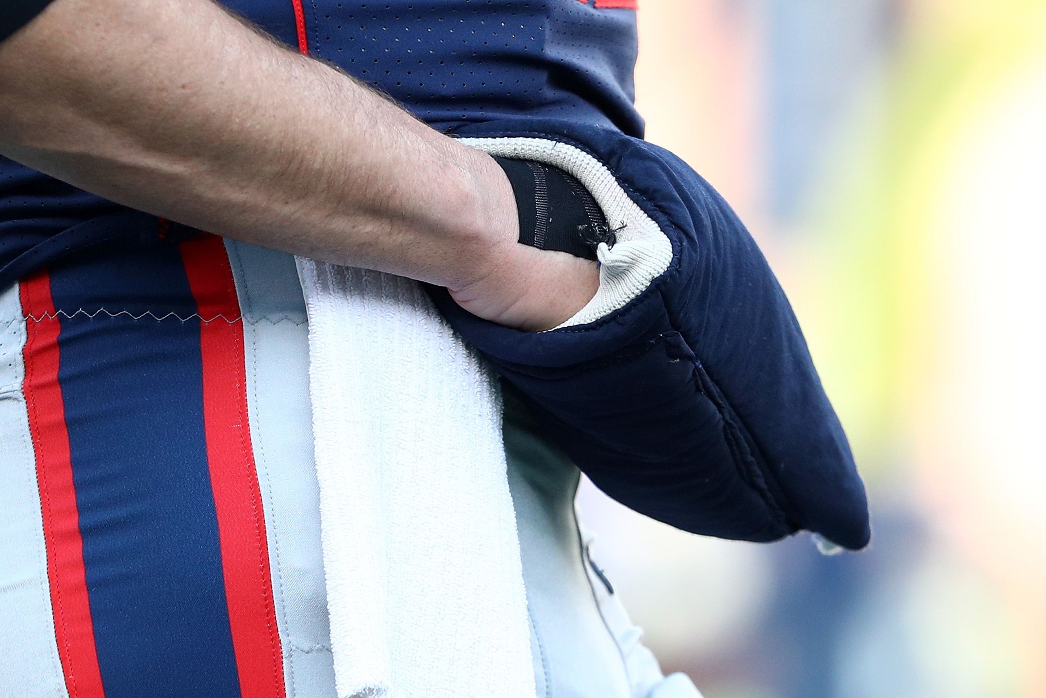 Pictures of Tom Brady's Hand Finally Emerge After AFC Championship Game ...