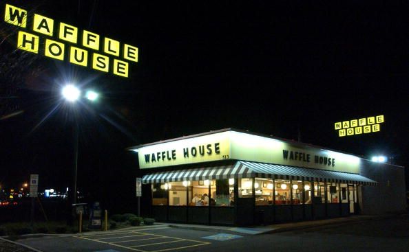 Waffle House Employee Receives 16 000 Scholarship For Good Deed Newsweek